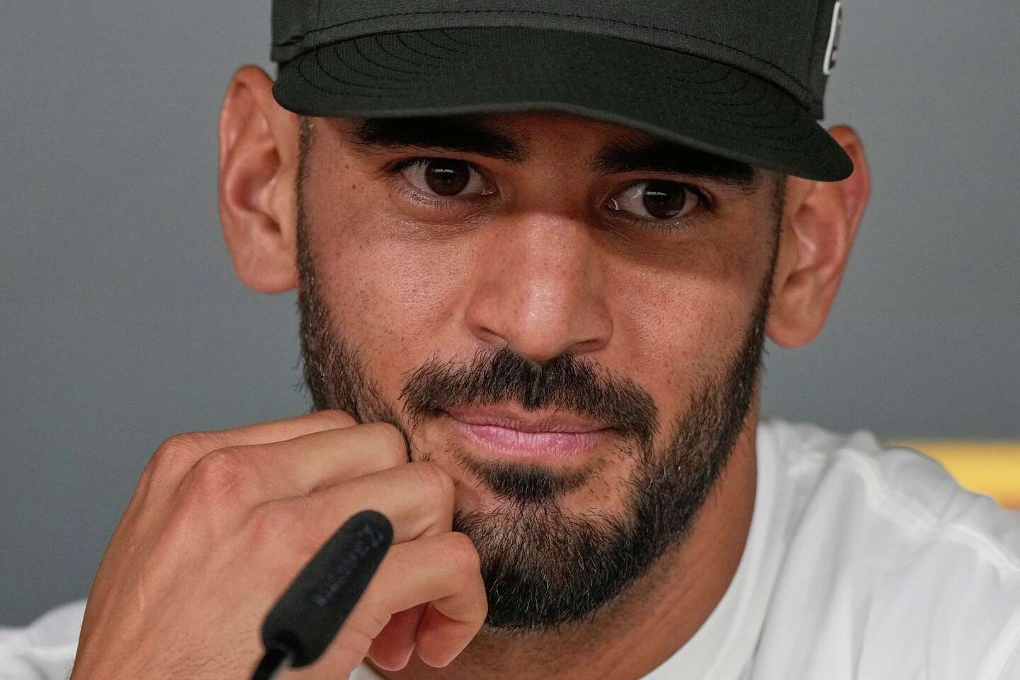 Oregon honors former QB Marcus Mariota during big game against USC