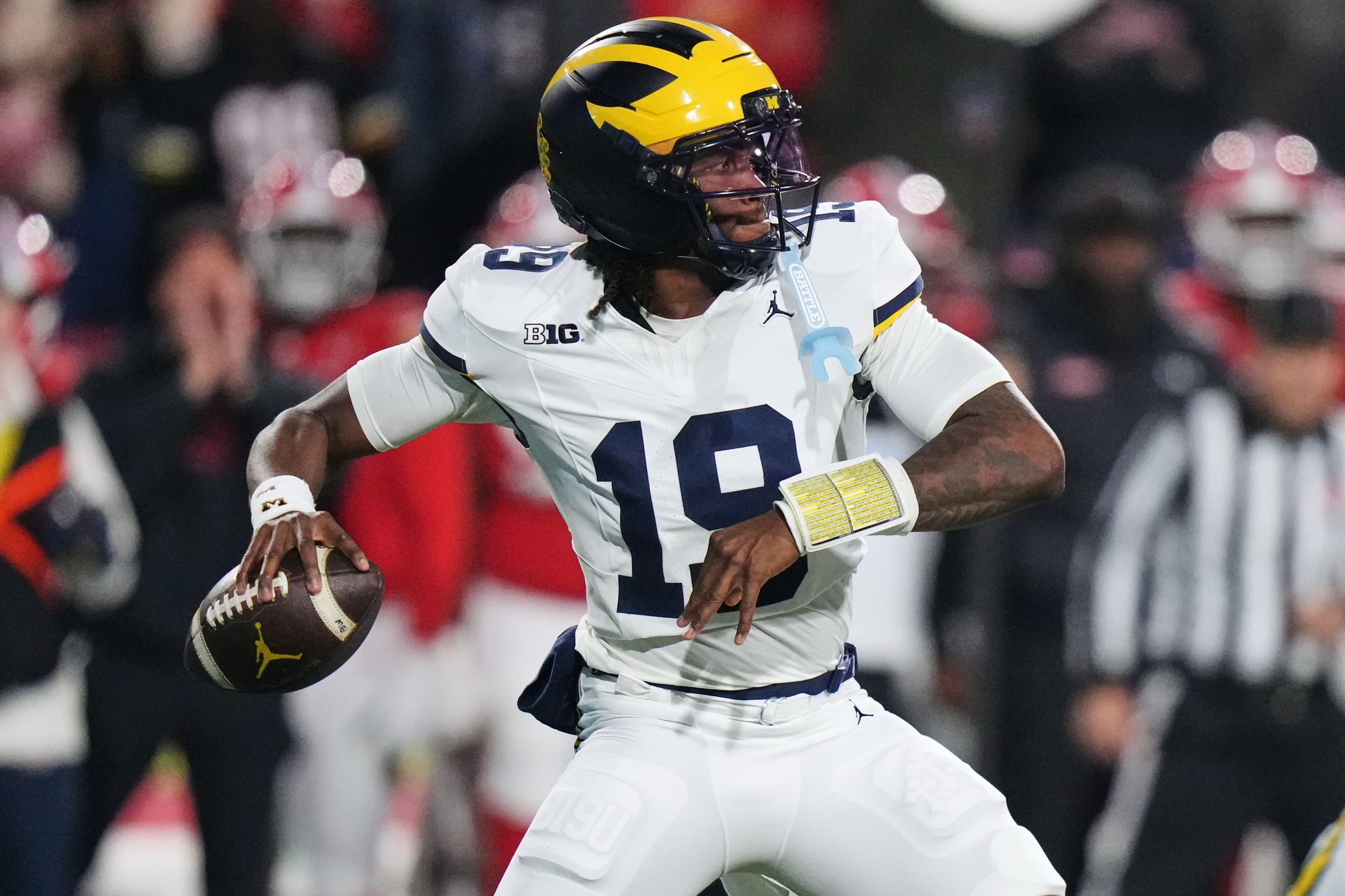 QB Bryce Underwood can make solid freshman season special if No. 15 ...