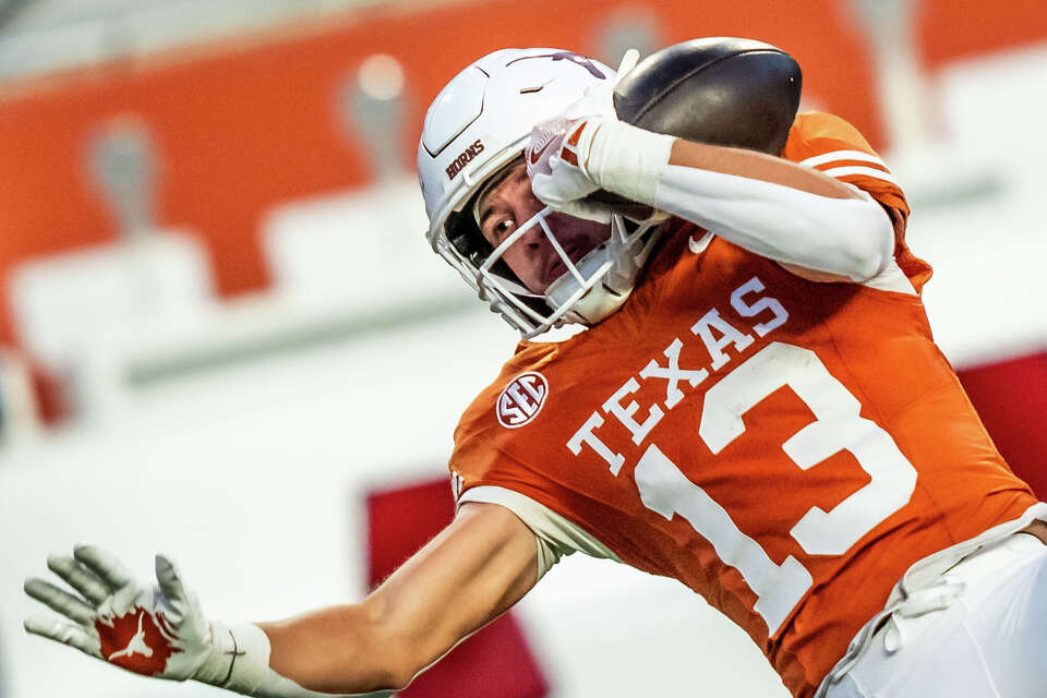 Arch Manning catches touchdown pass in Texas vs Arkansas