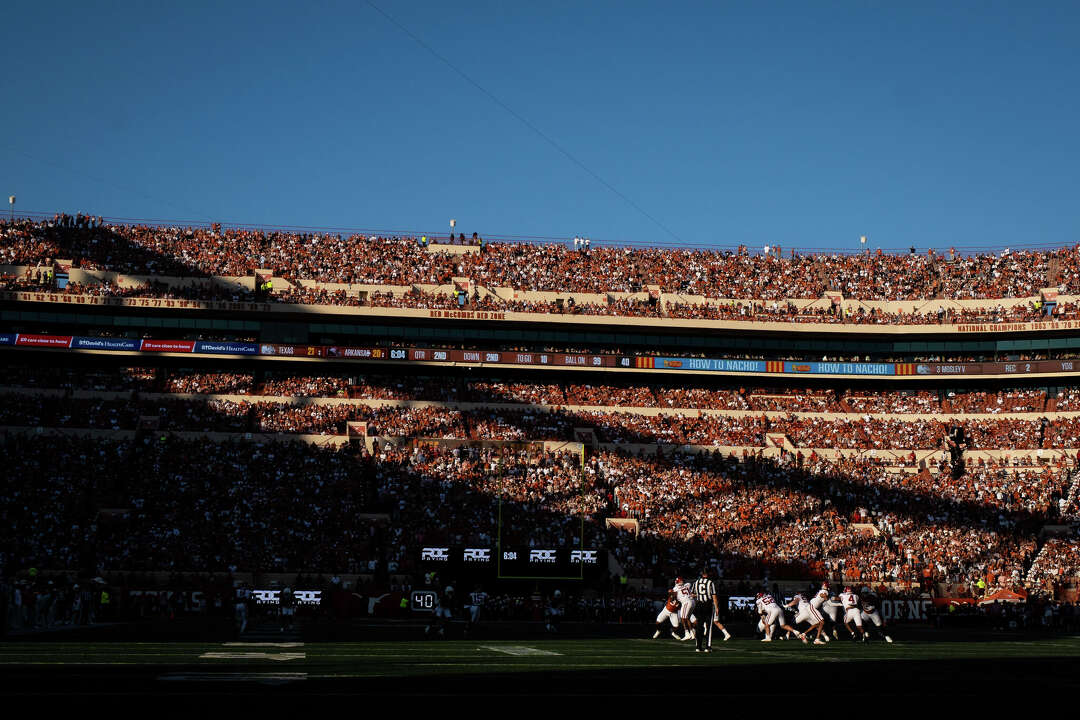 Rocky Cummings, 3-star LB, commits to Texas Longhorns