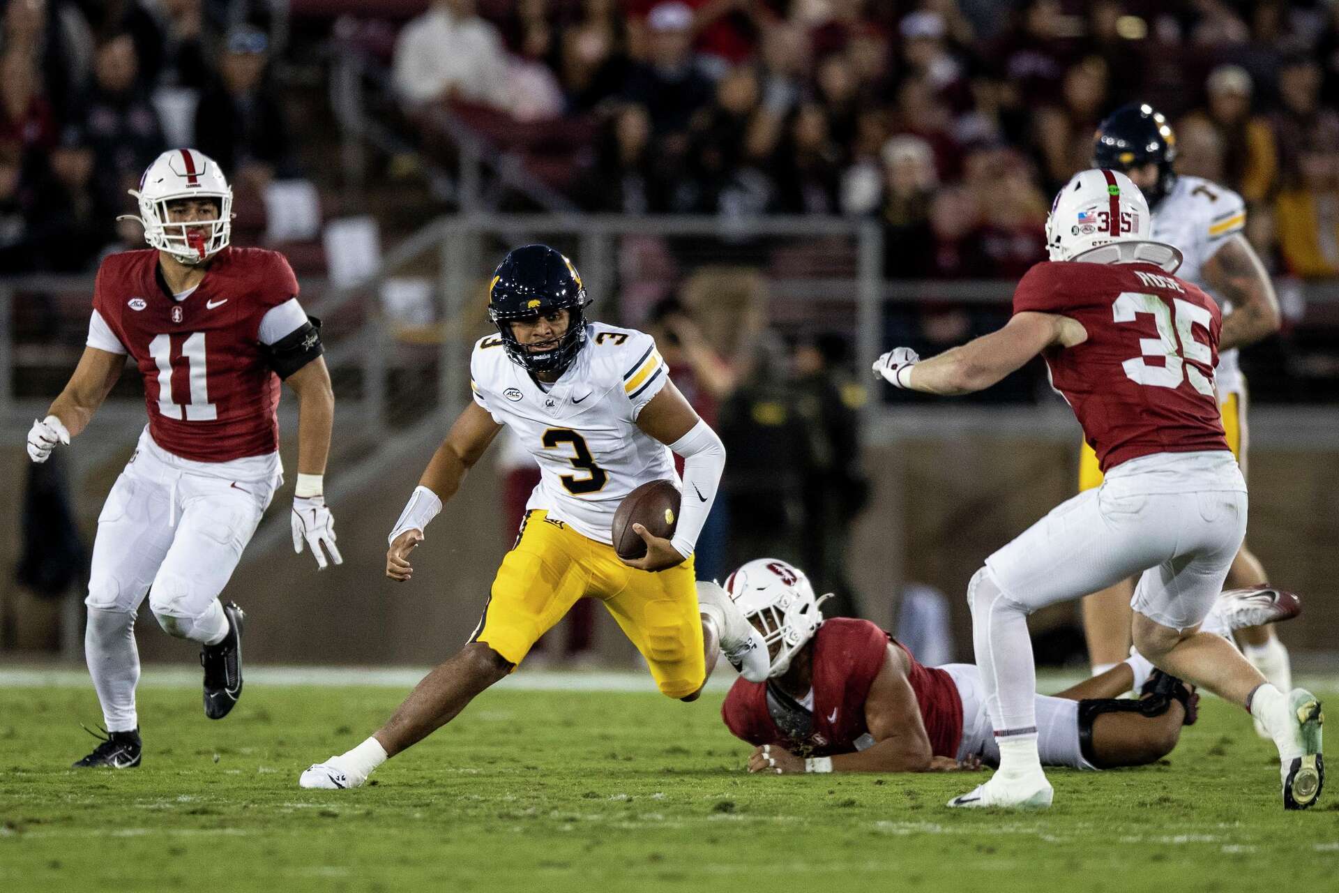 Stanford's two fumble return touchdowns spark win over Cal in Big Game