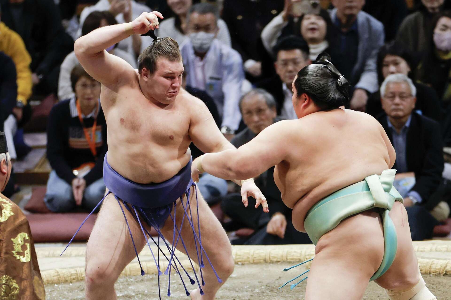 Ukraine-born sumo wrestler Aonishiki is the first from his country to win a top championship