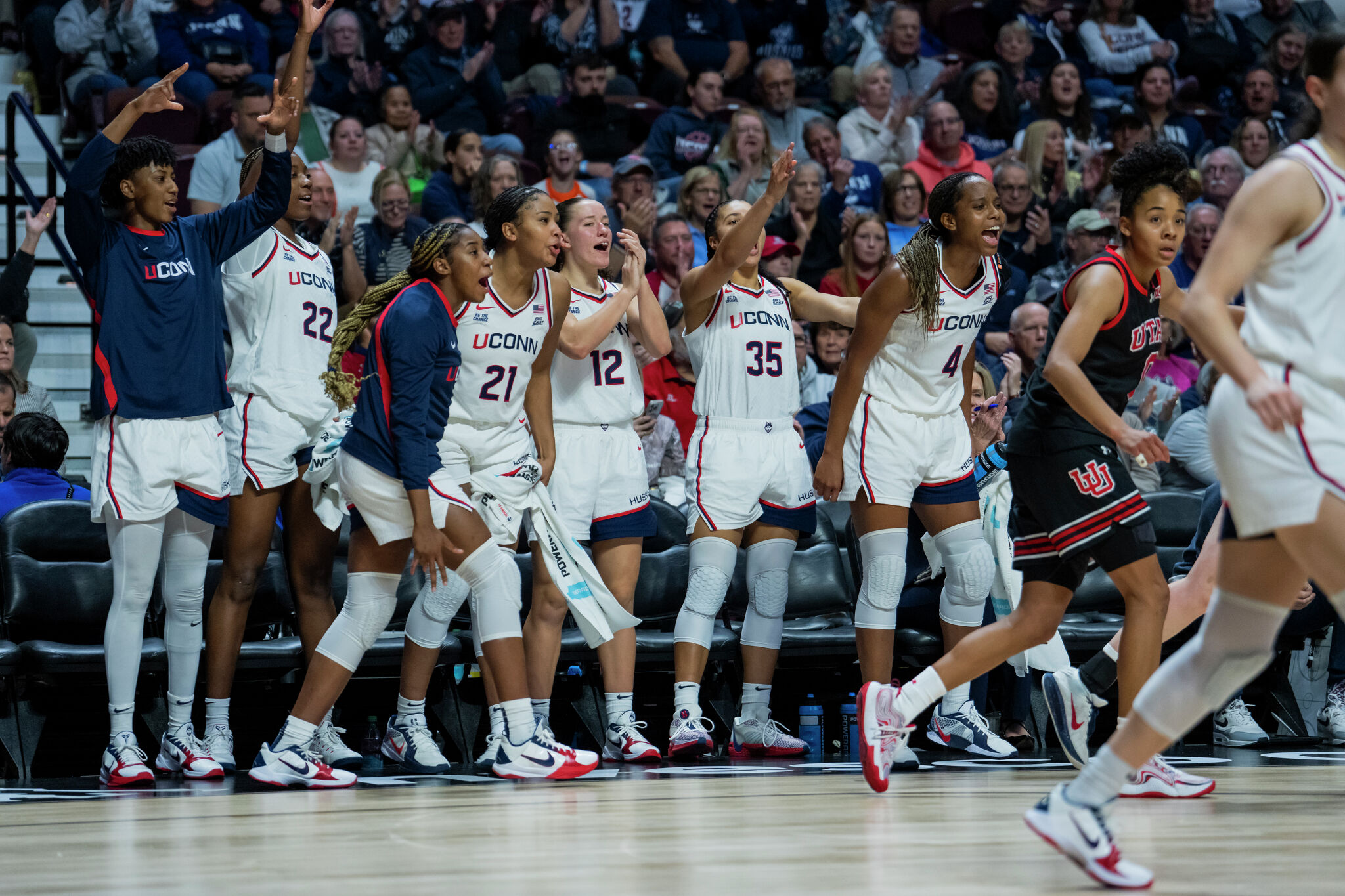 UConn women's basketball dismantles Utah at Mohegan Sun