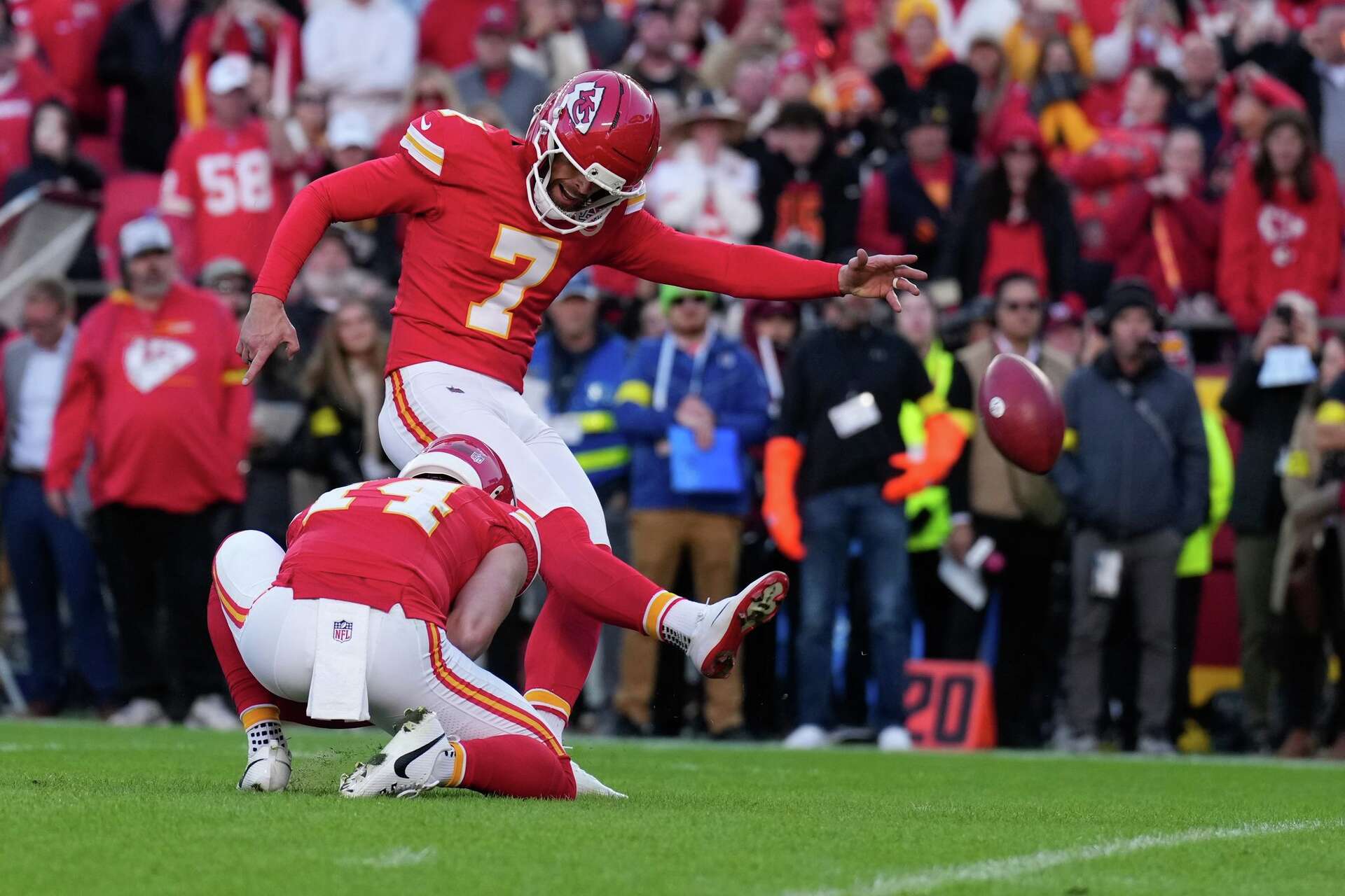 Chiefs rally from 11-point deficit to beat Colts 23-20 in OT on ...
