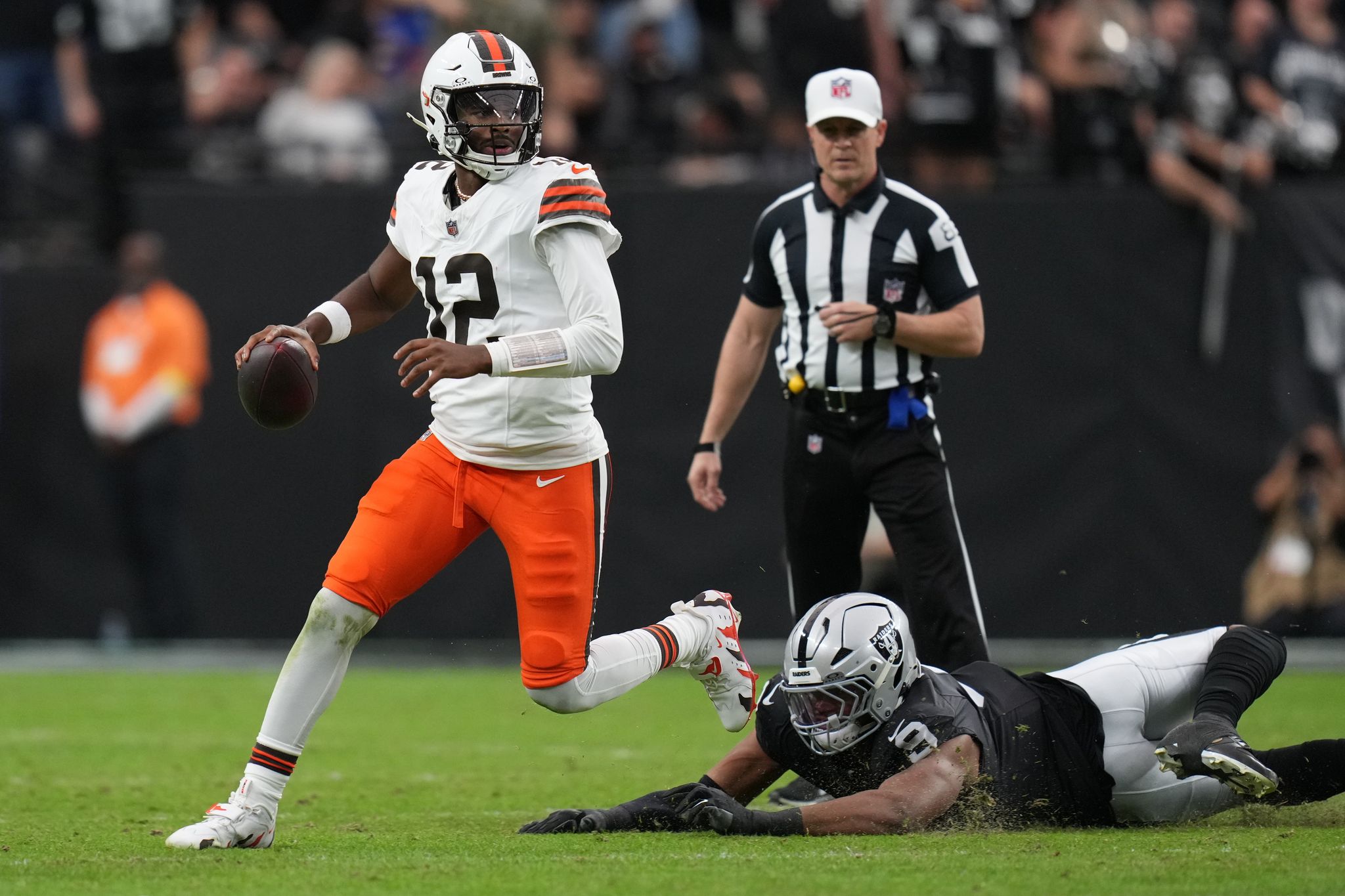Shedeur Sanders wins his 1st NFL start, Myles Garrett has 3 sacks as ...