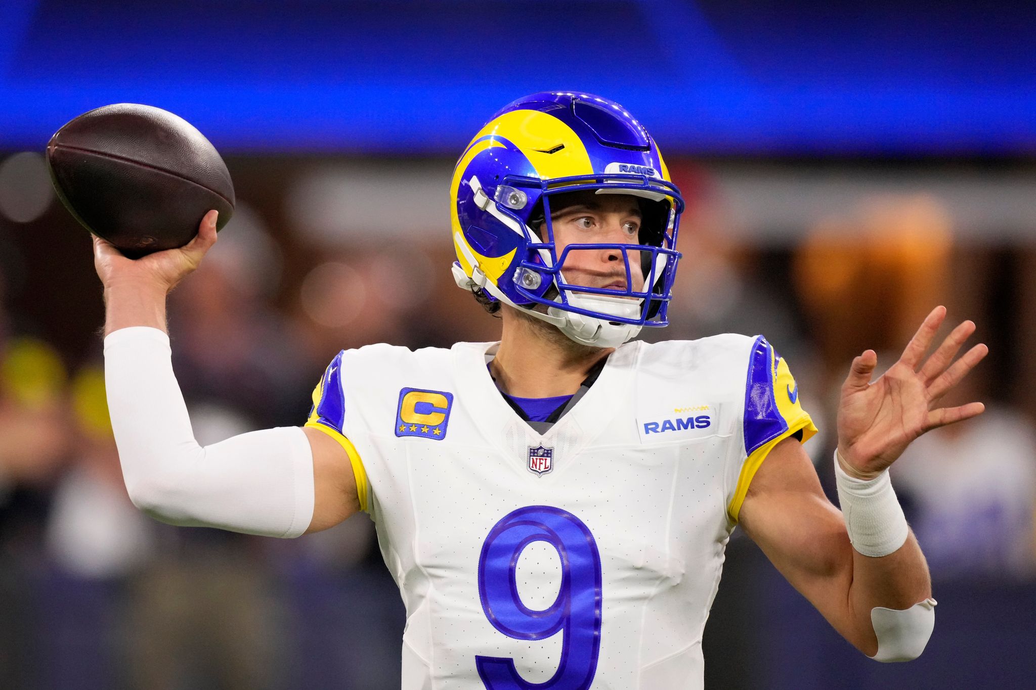 Stafford and Adams connect for 2 more TDs while NFC-leading Rams roll ...