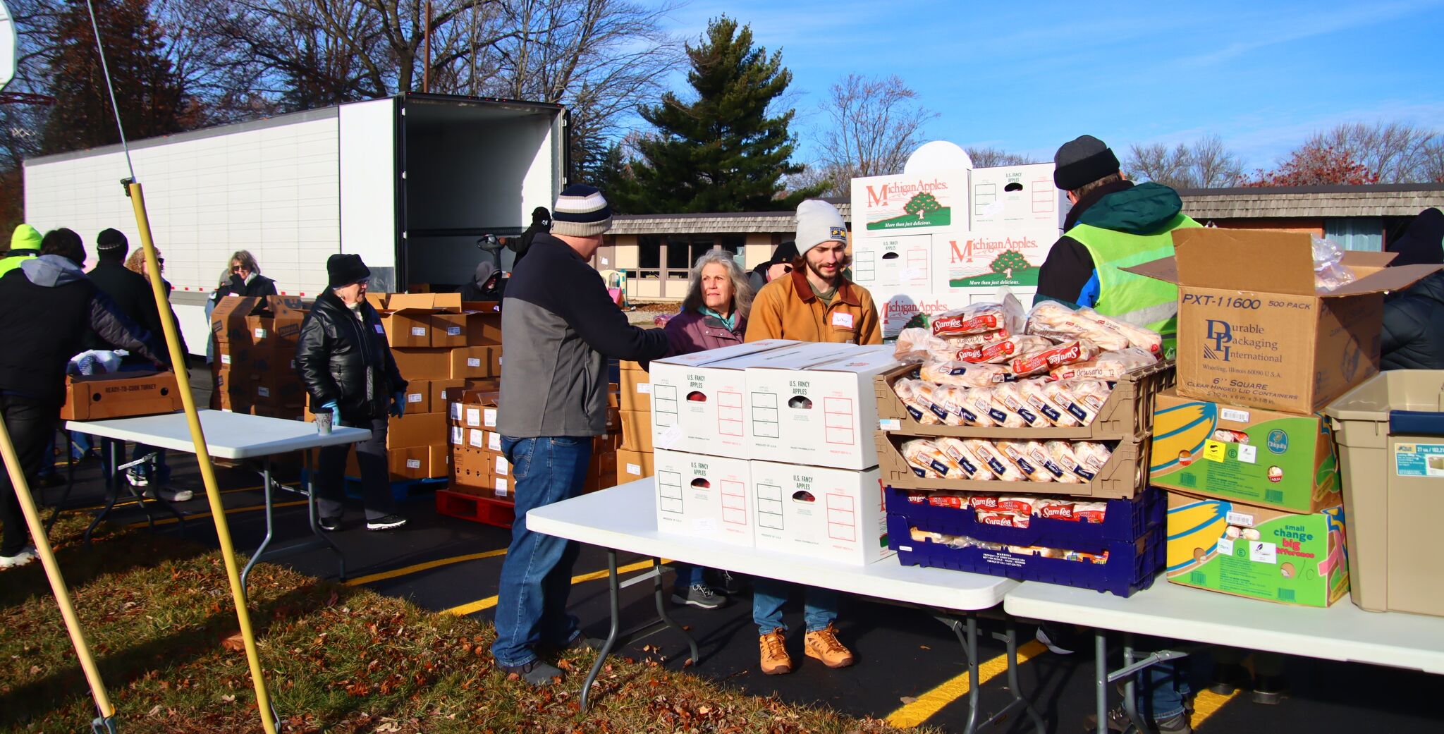 Midland Thanksgiving food distribution serves 375 families
