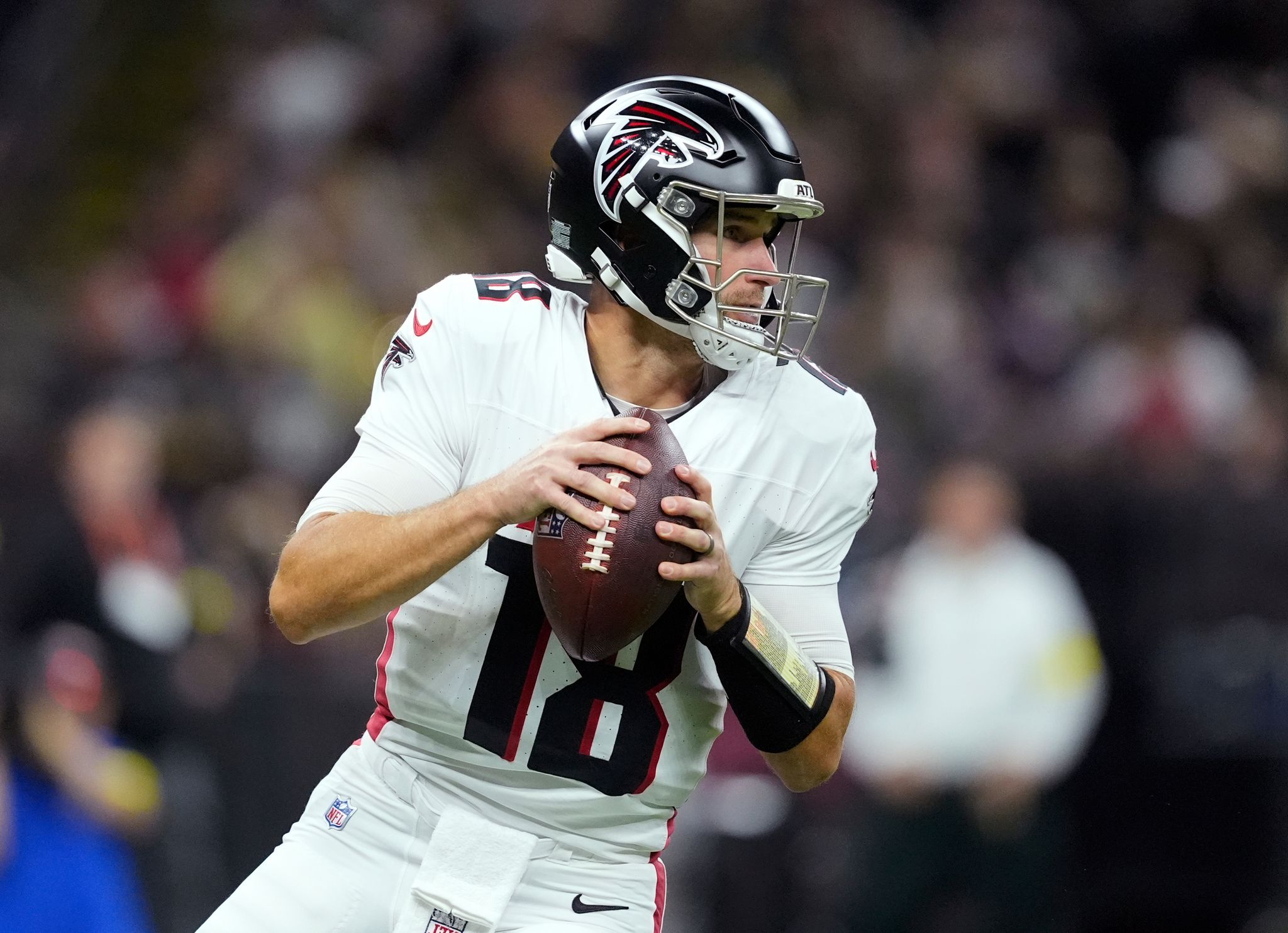Cousins' play gives Falcons a glimmer of hope their season can be salvaged