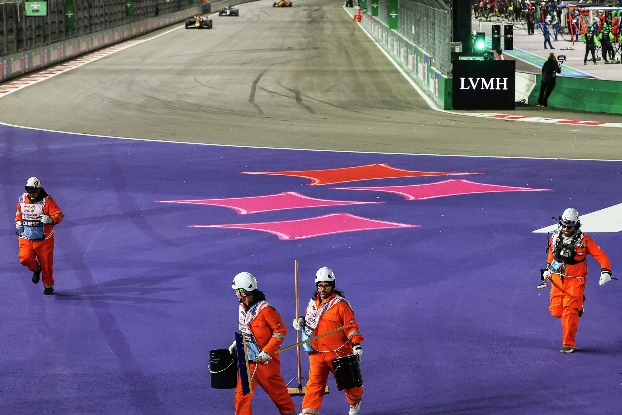 Vegas' big F1 weekend marred by some pretty shocking safety issues