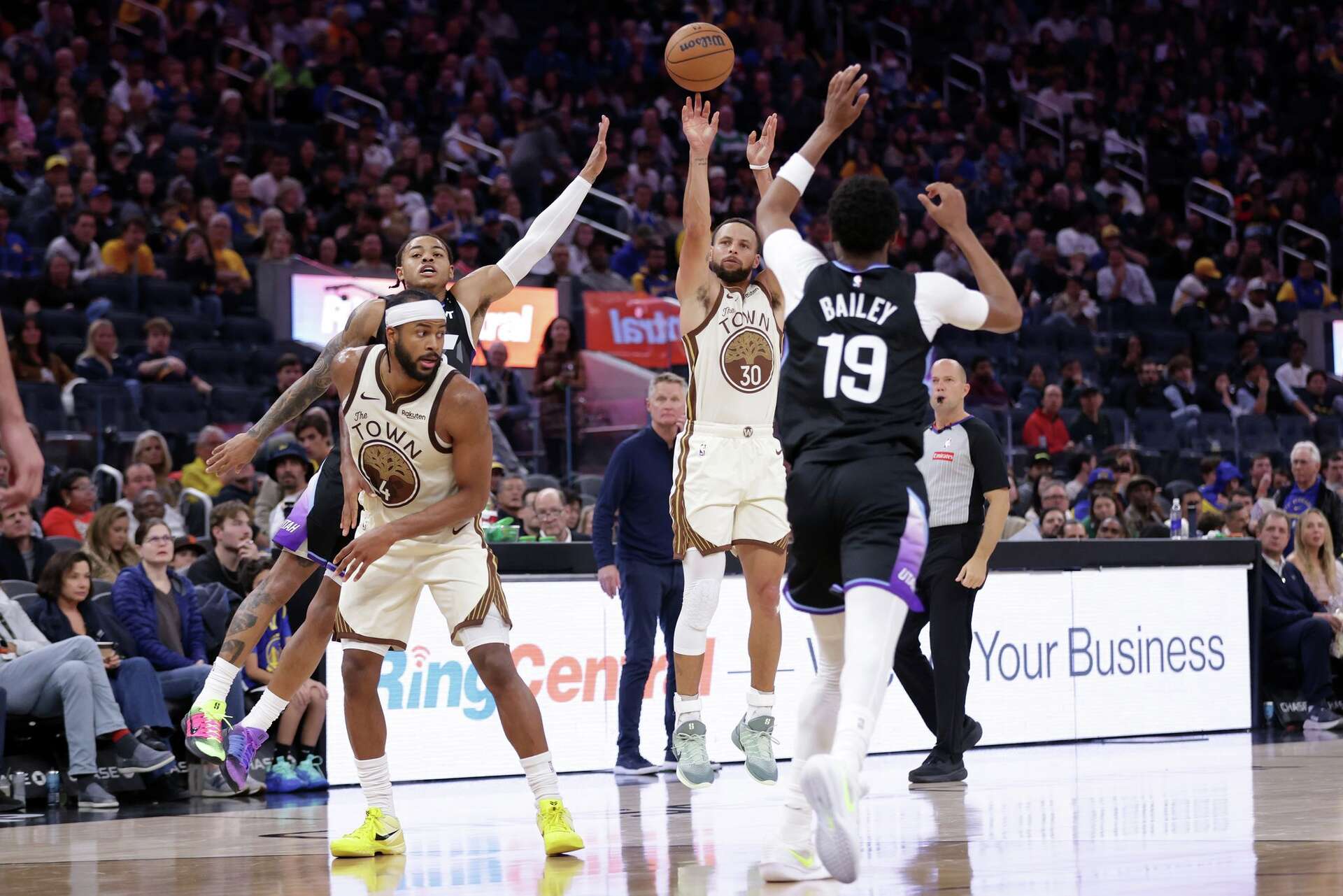 Warriors, Steph Curry open slow then find their stride to rout of Utah