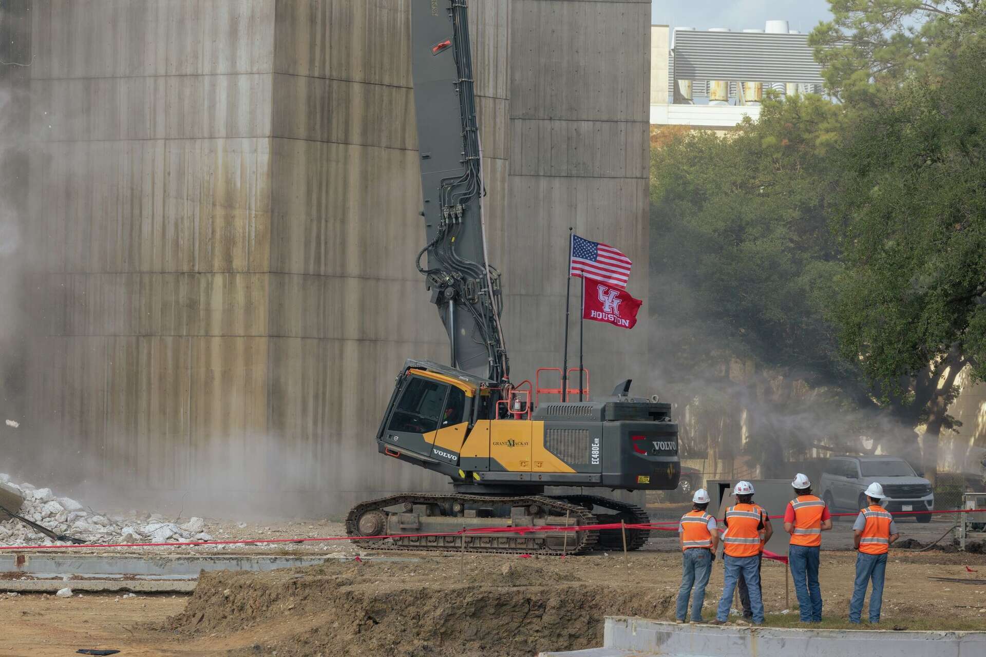 Decades-old University of Houston building demolished