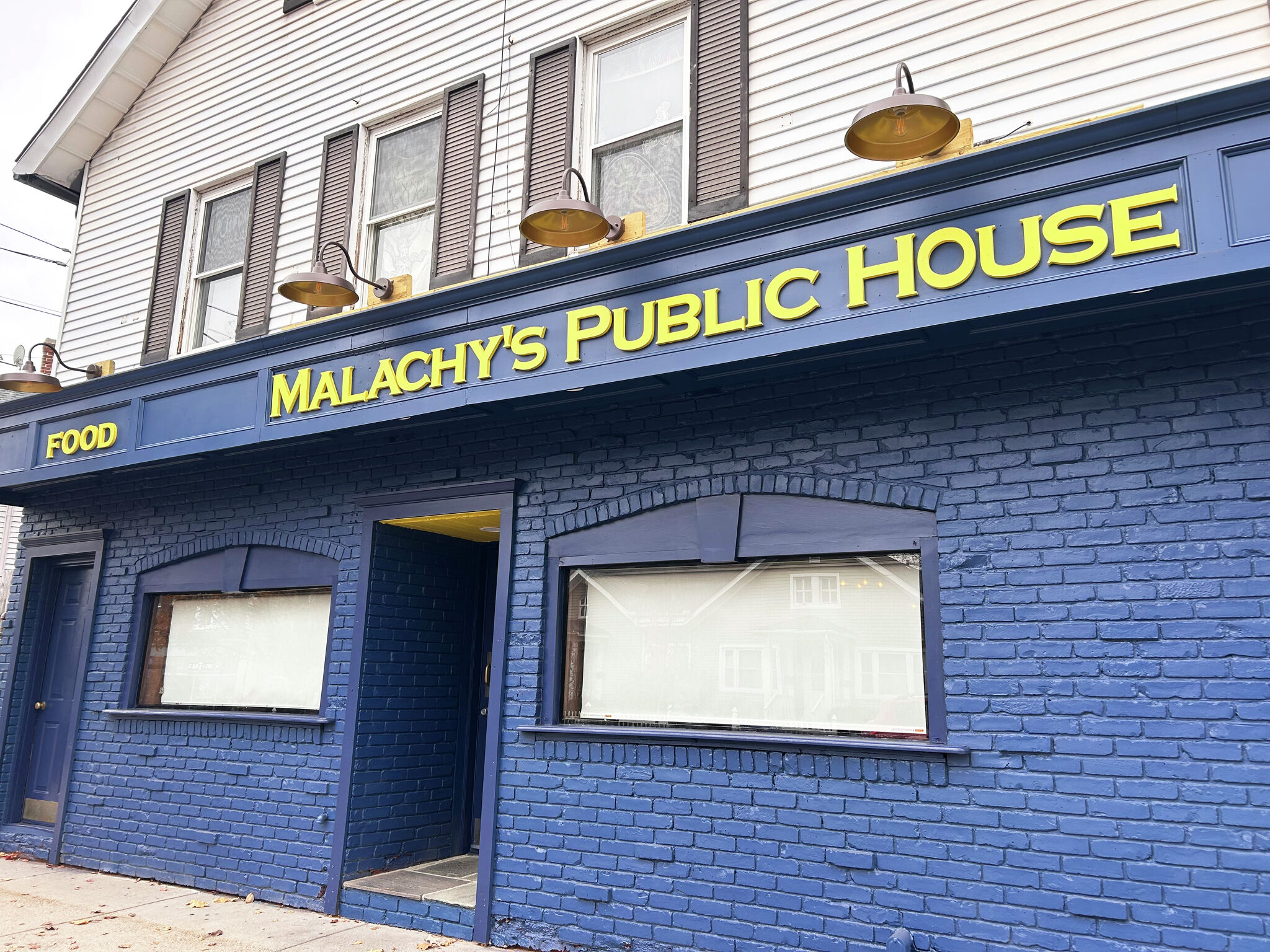 New Irish pub opens at old Tap & Vine restaurant site in Wallingford