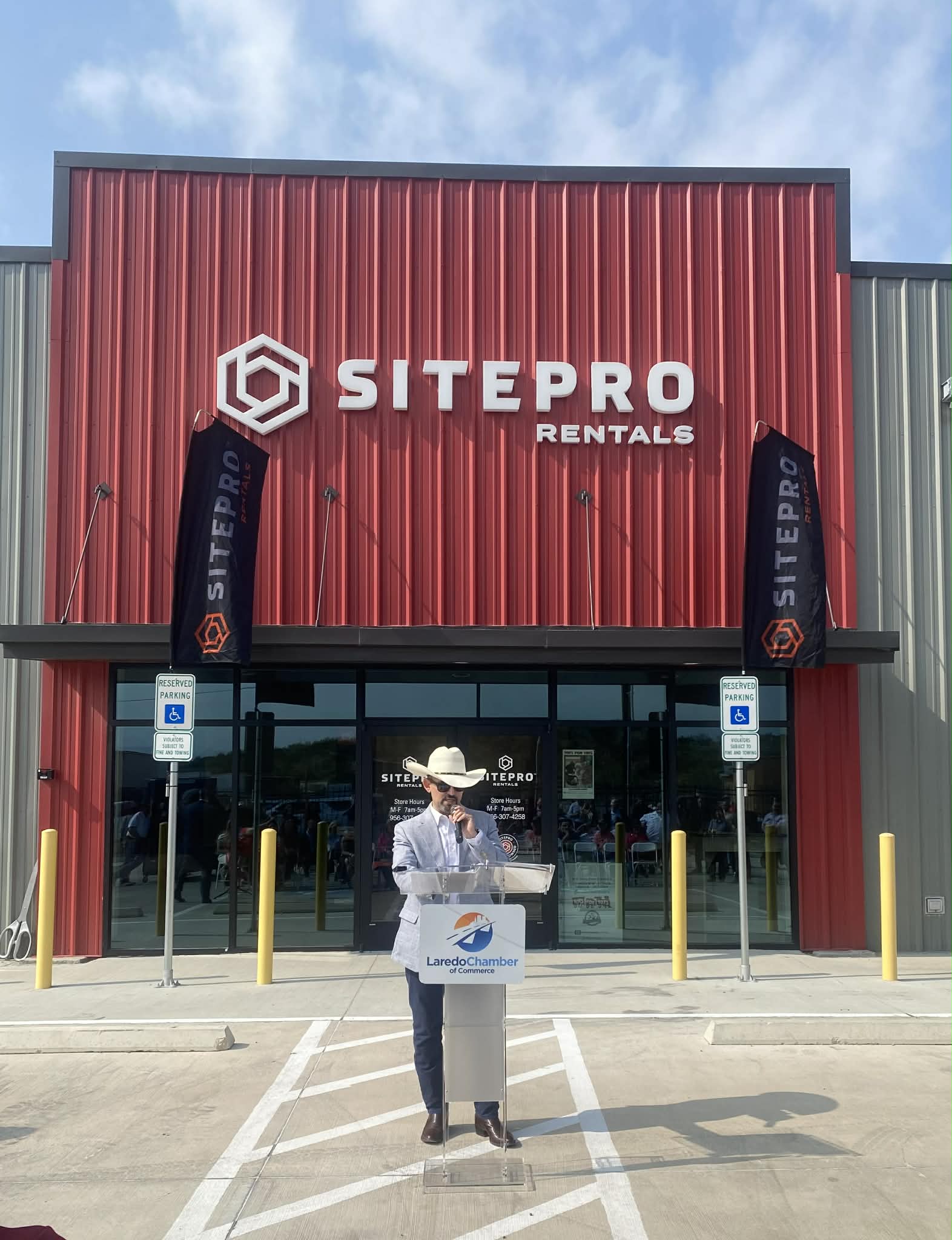 SitePro Rentals opens Laredo site, donates to nonprofits