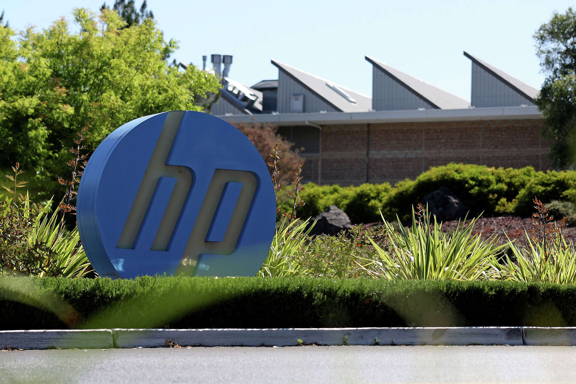 California tech giant to slash 4,000 to 6,000 jobs