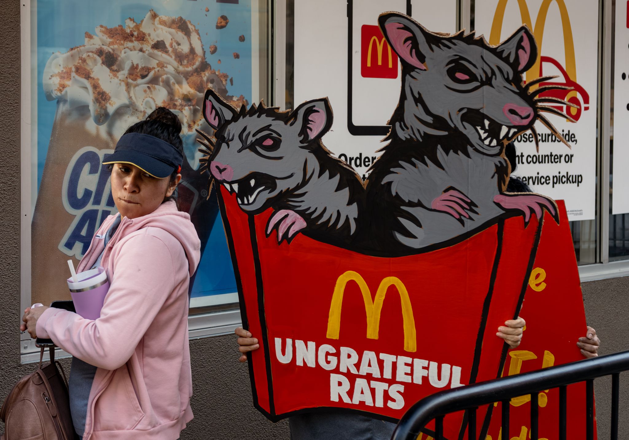 Oakland: Unhappy Deal: Mcdonald's Workers Strike After Downtown ...