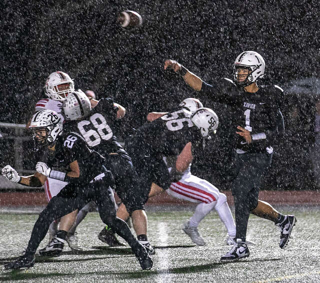 No. 7 Fairfield Prep football tops Xavier in regular-season finale