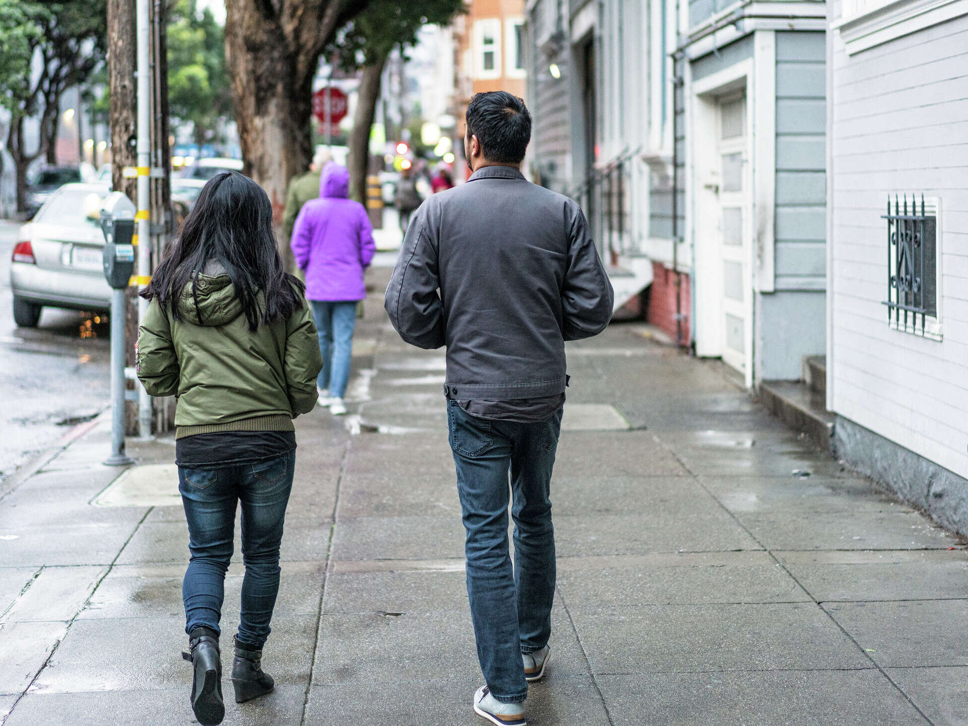 How long should you wait to take a walk after meals?
