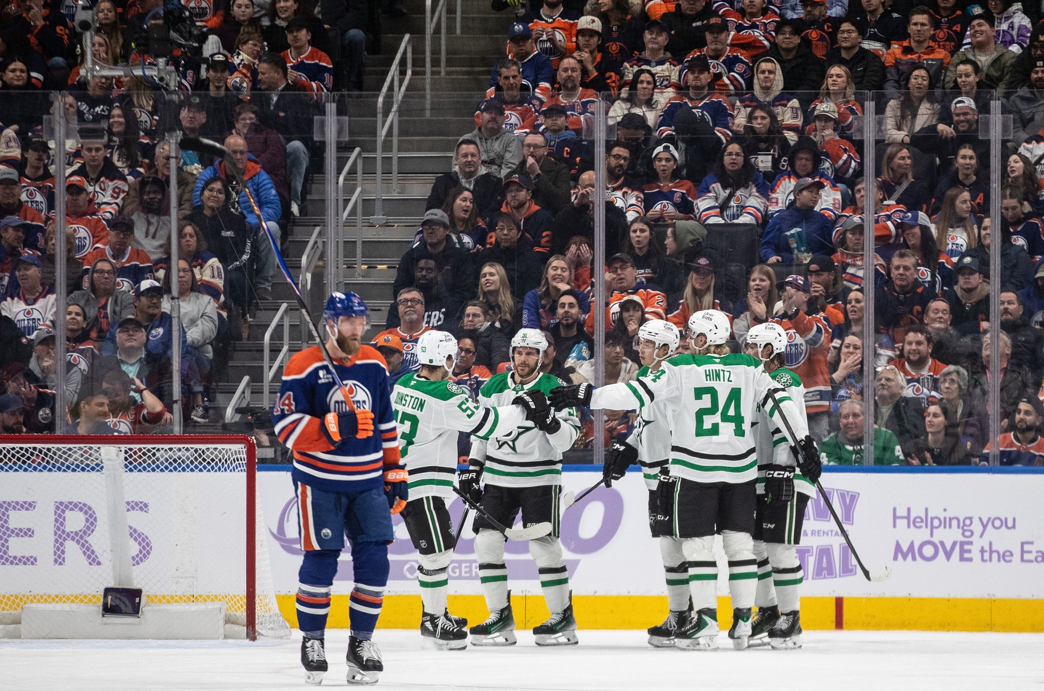Stars crush Oilers 8-3 as Benn scores 400th career goal for Dallas
