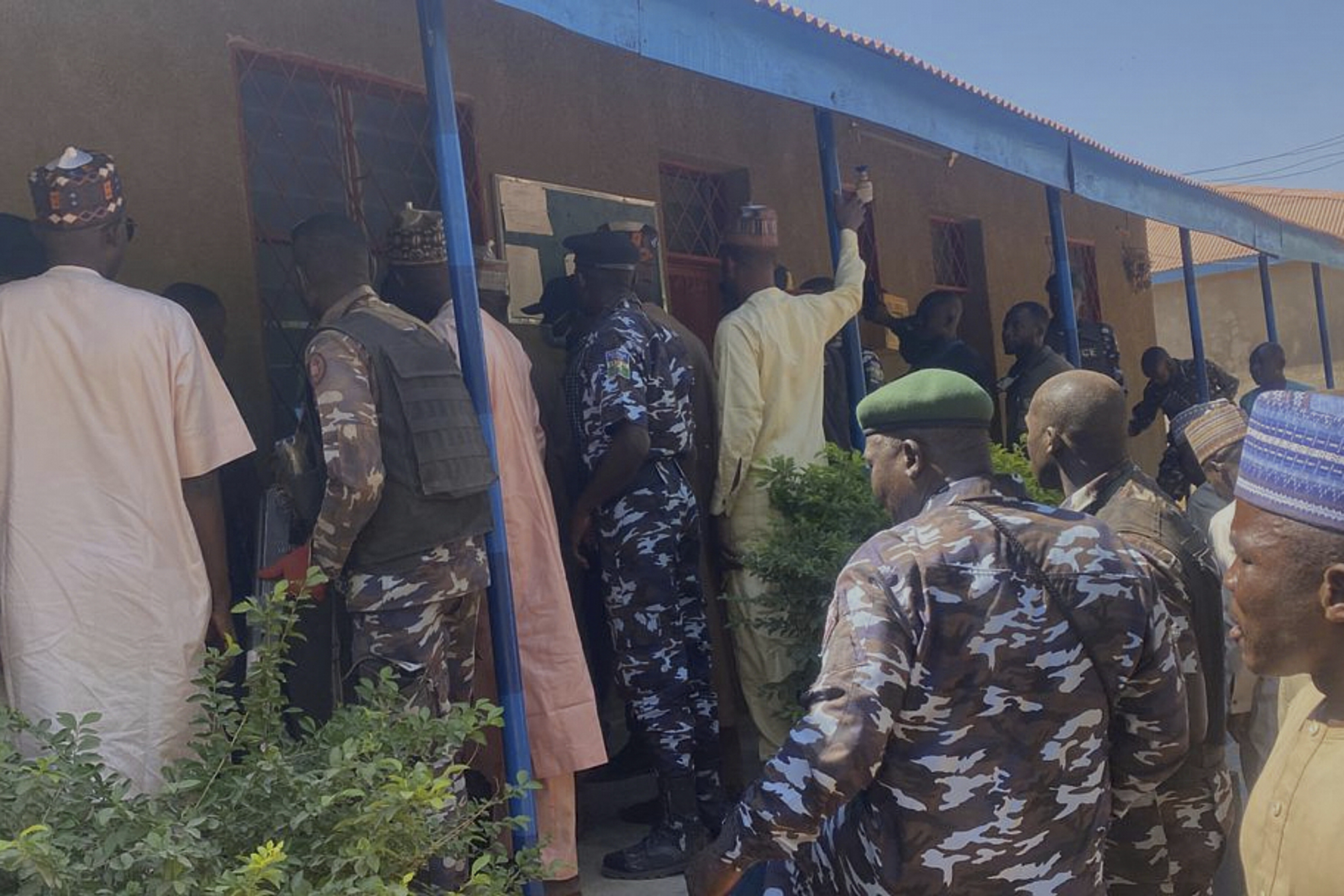 Nigeria's president declares emergency and beefs up forces following ...