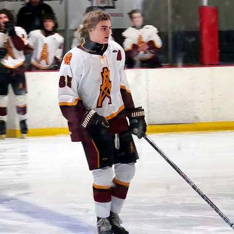 Owen Timmins scores 4 as Oilers blank Collinsville 7-0