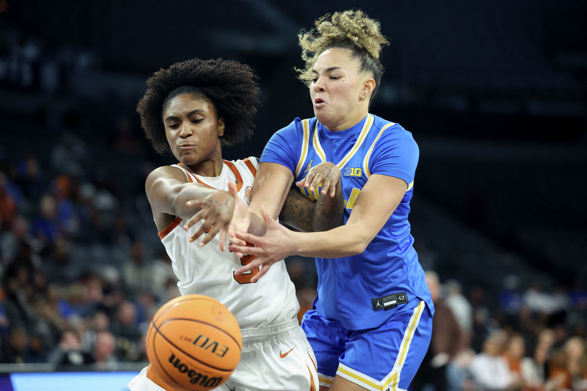 Who does Texas basketball play in the Final Four? How to watch Friday
