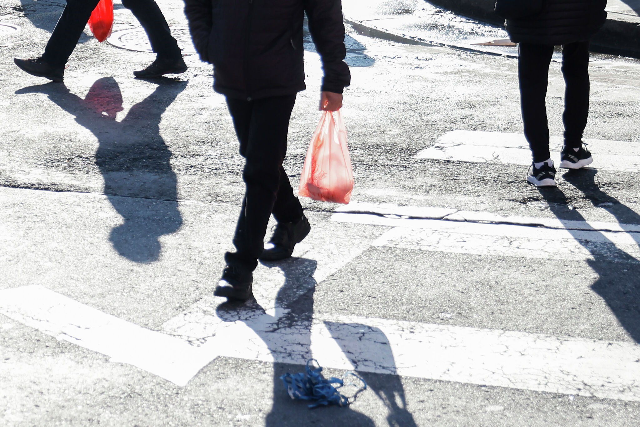 Justin Herbert throws 2 TD passes, Chargers send rival Raiders to 6th ...