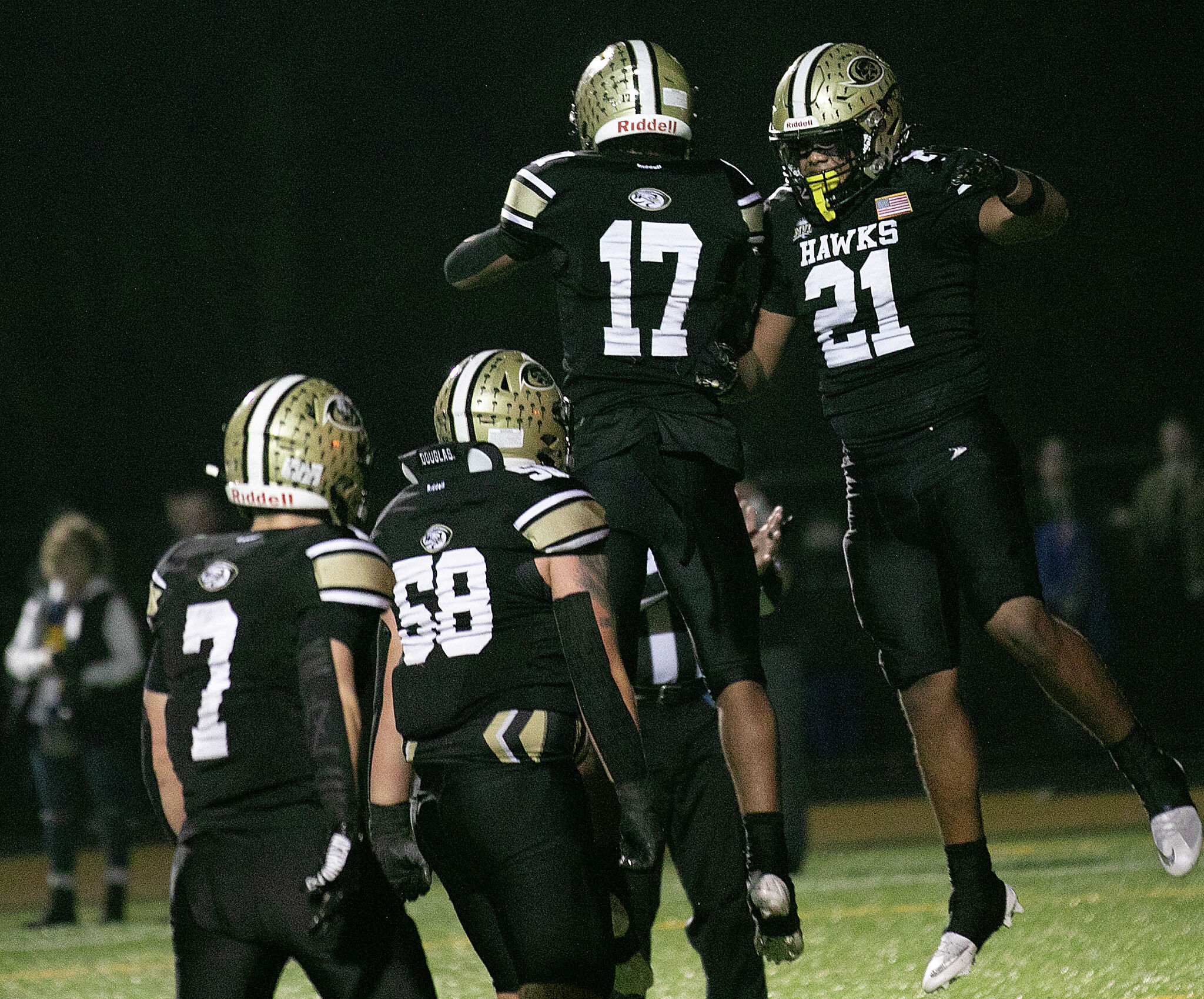 Woodland downs rival Seymour, wins first NVL football title since 2005
