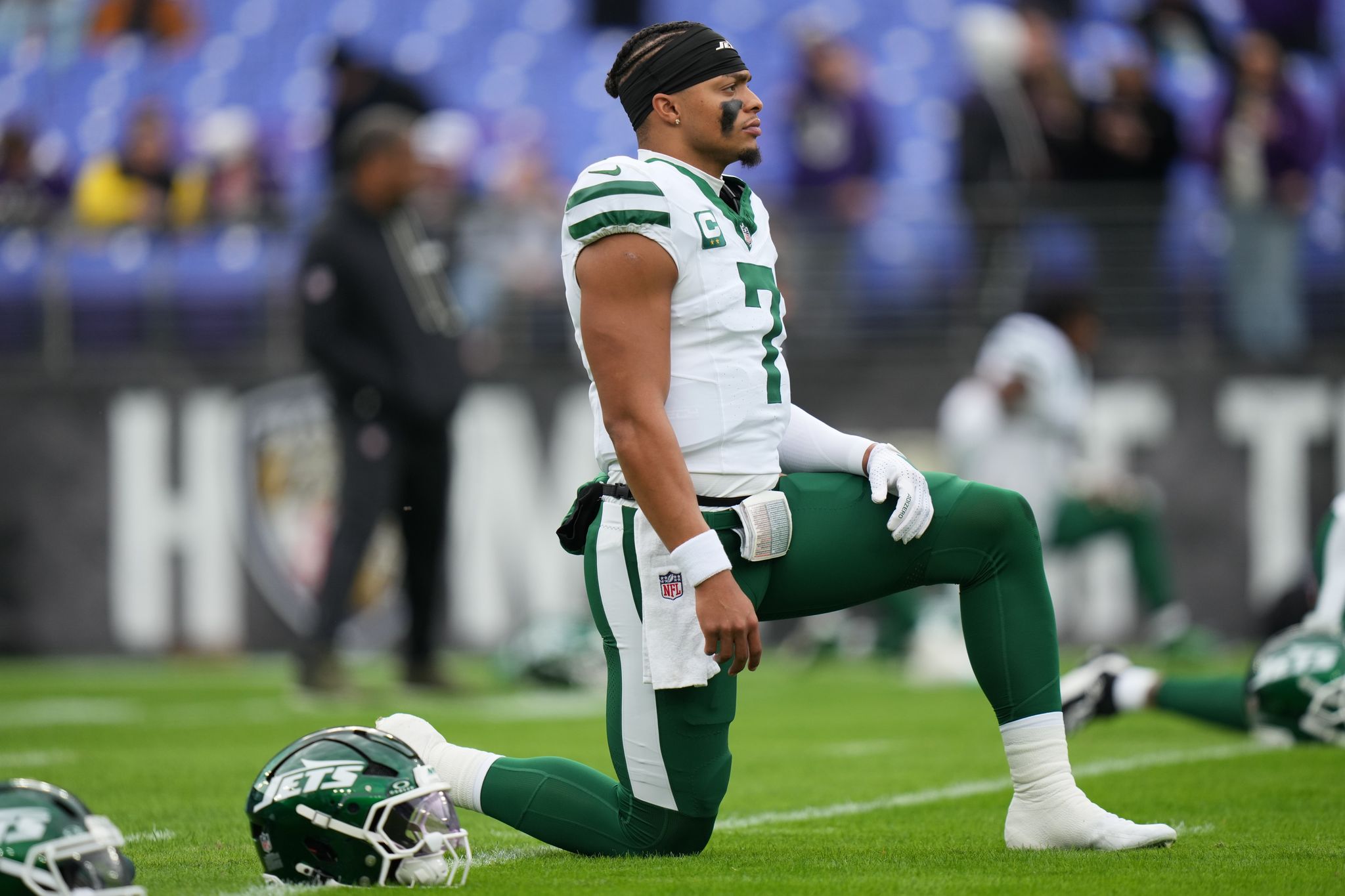 Justin Fields se sorprende por ser suplente en Jets y cree tener nivel ...