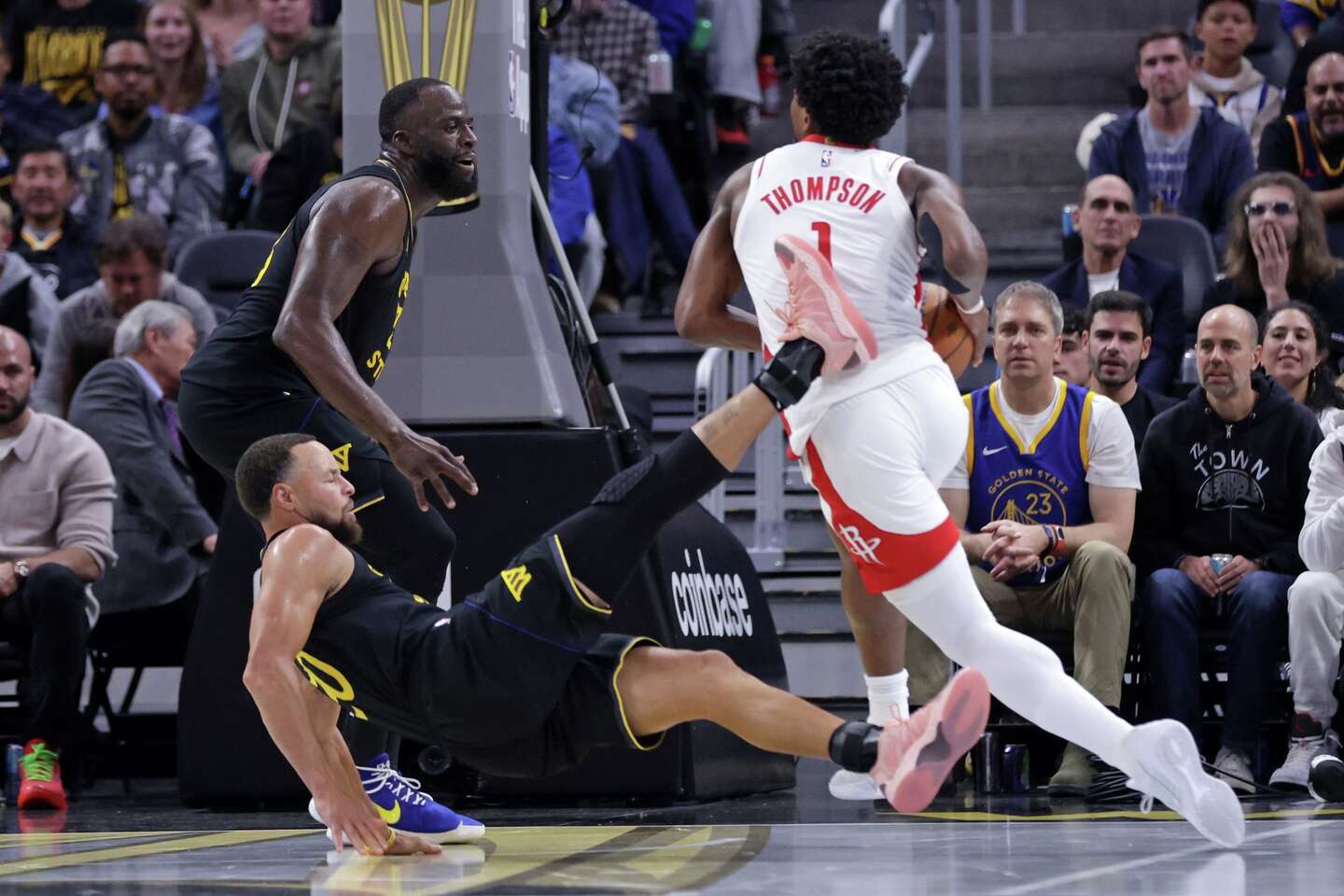 Warriors’ Steph Curry to miss at least a week with quad injury