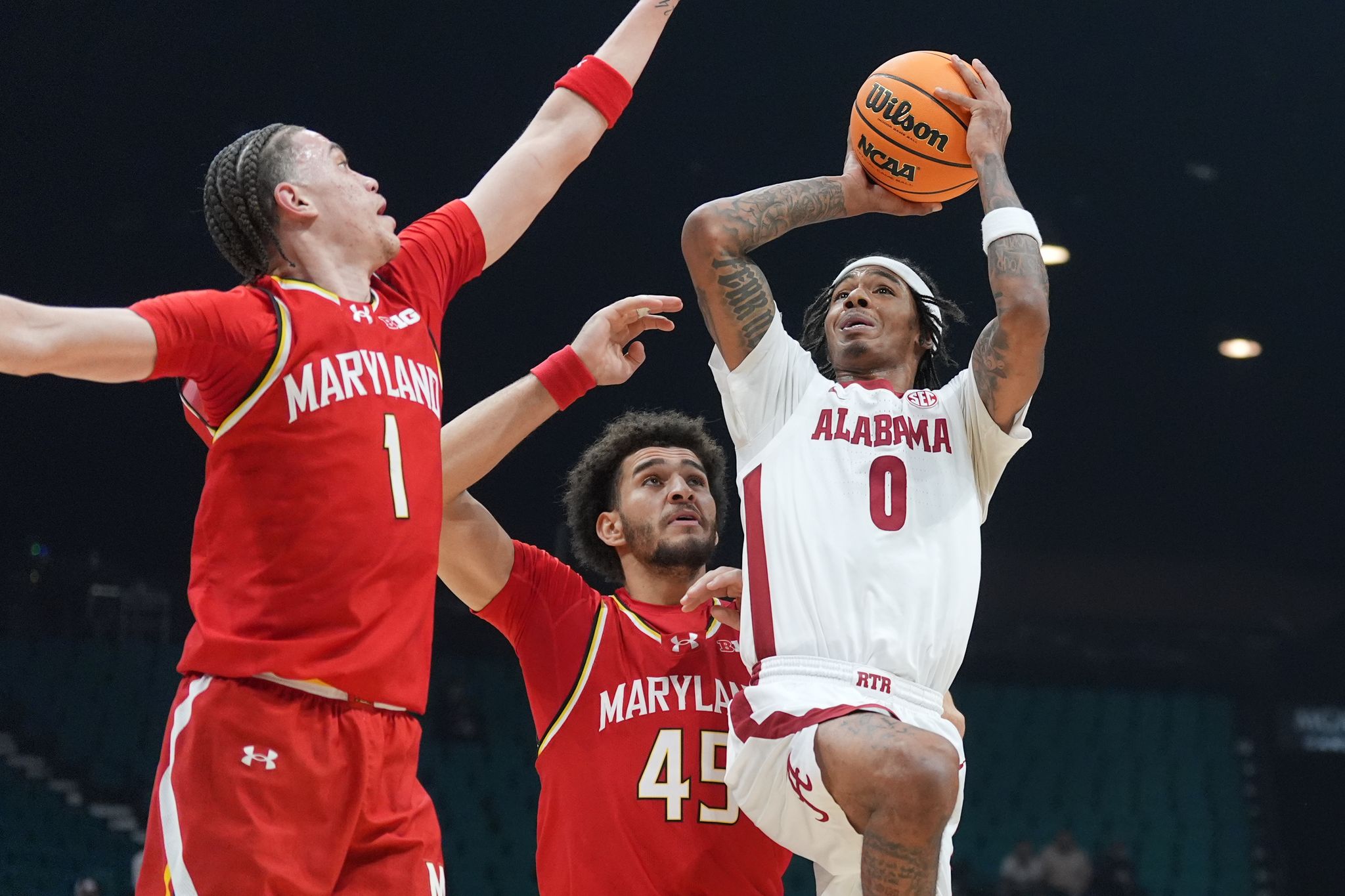 No. 8 Alabama races past Maryland 105-72 to close Players Era tourney