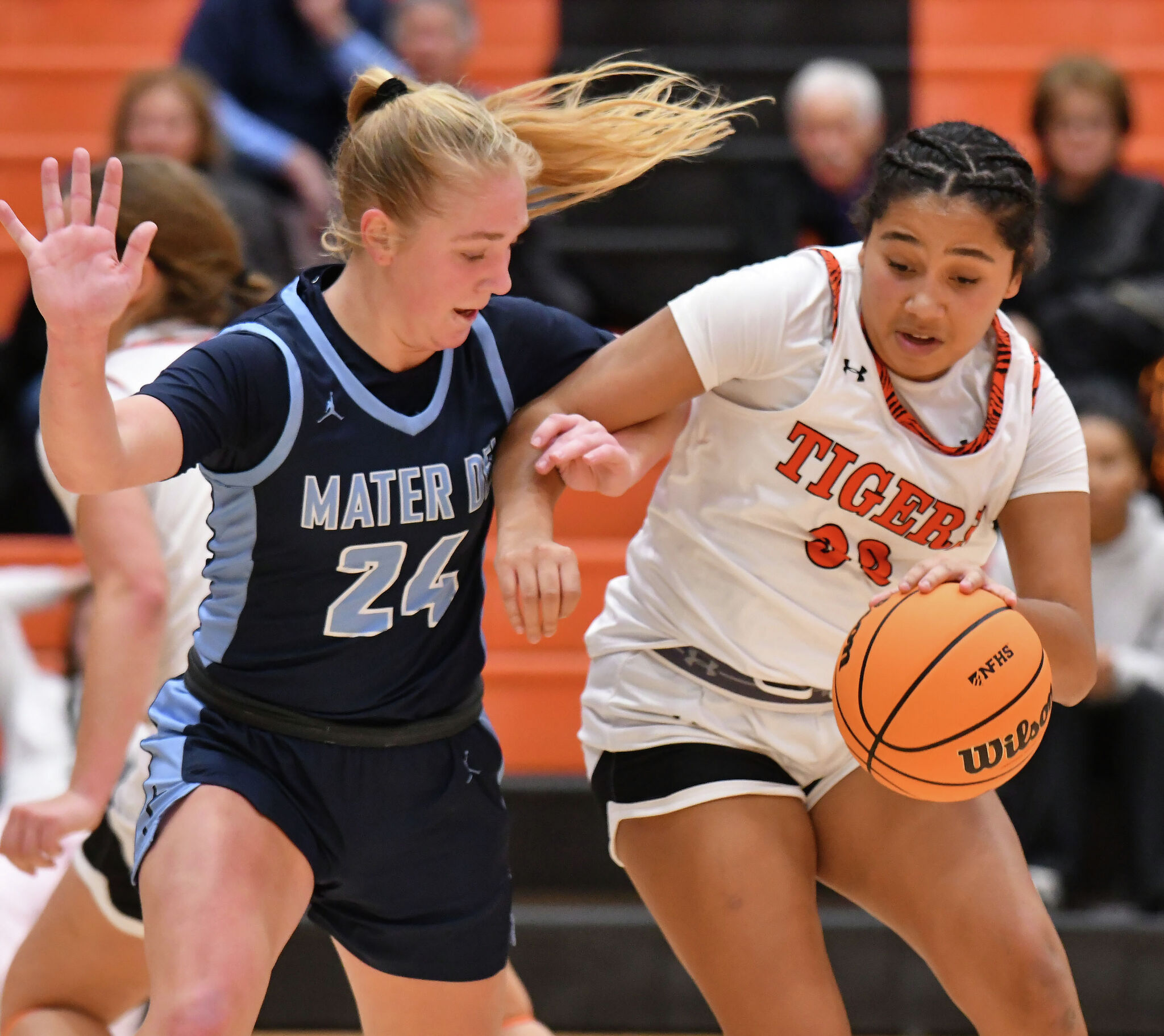 EHS girls open SWC opener with a rout