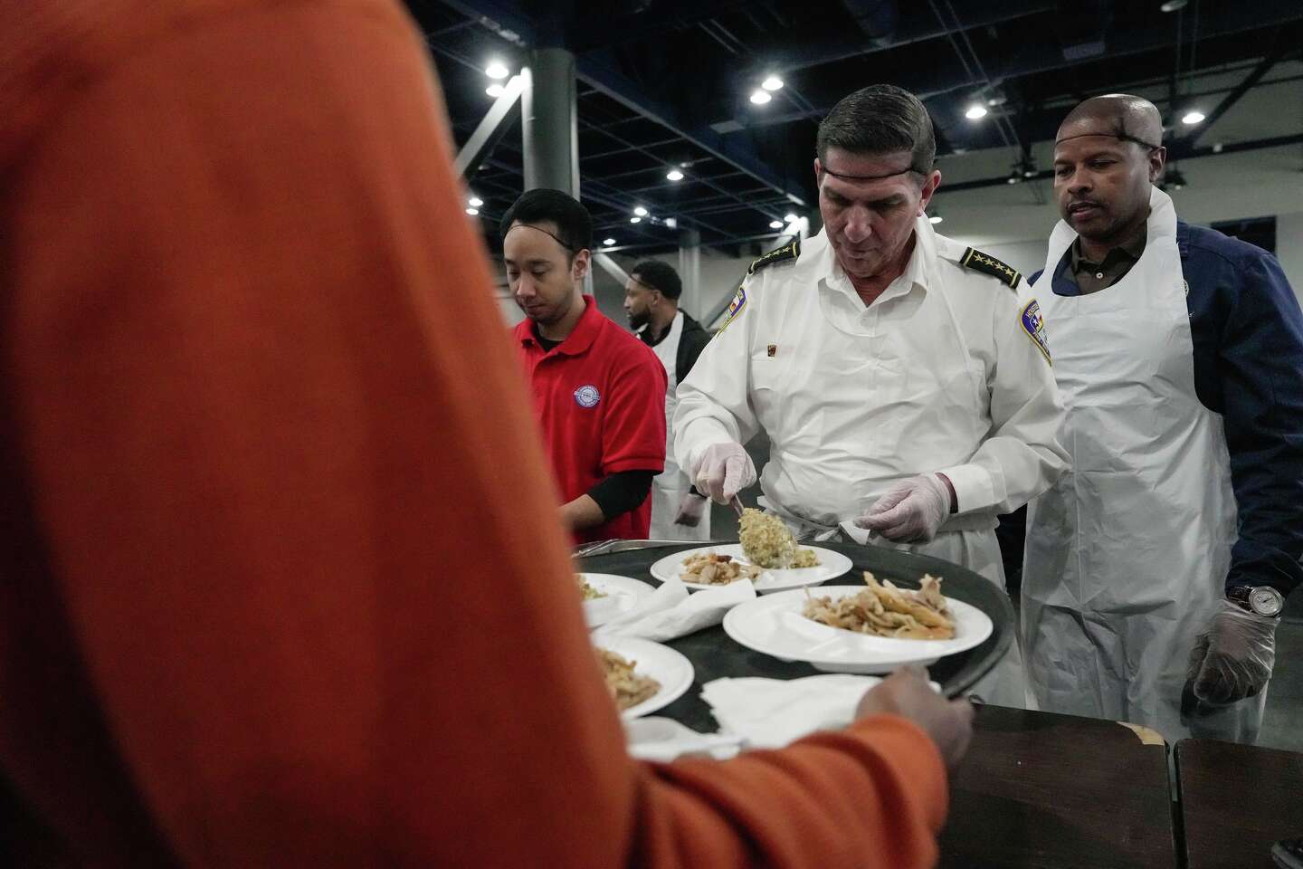 Houston Thanksgiving Super Feast feeds families as holidays begin