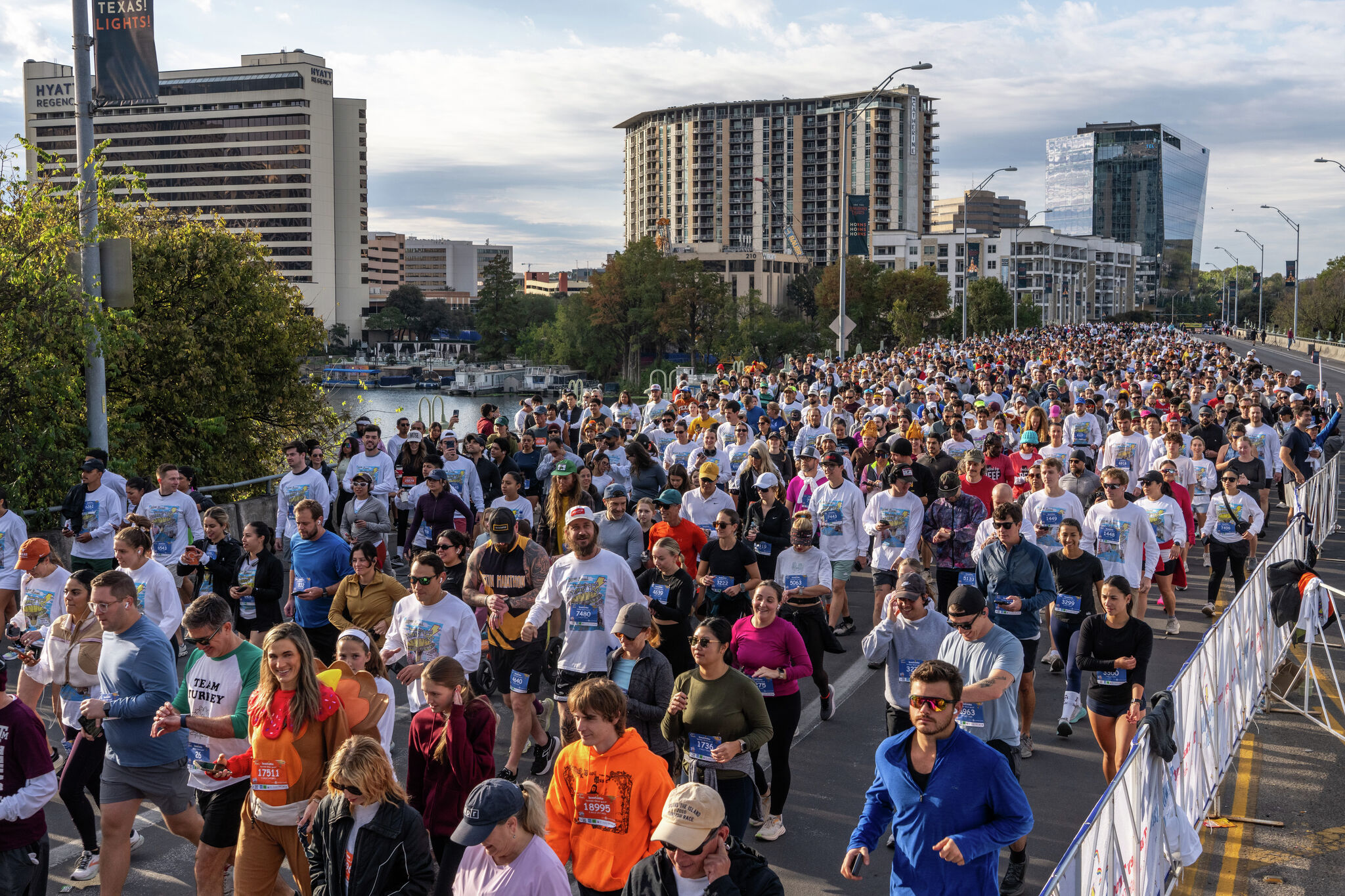 Austin Thanksgiving Turkey Trot draws thousands: See photos