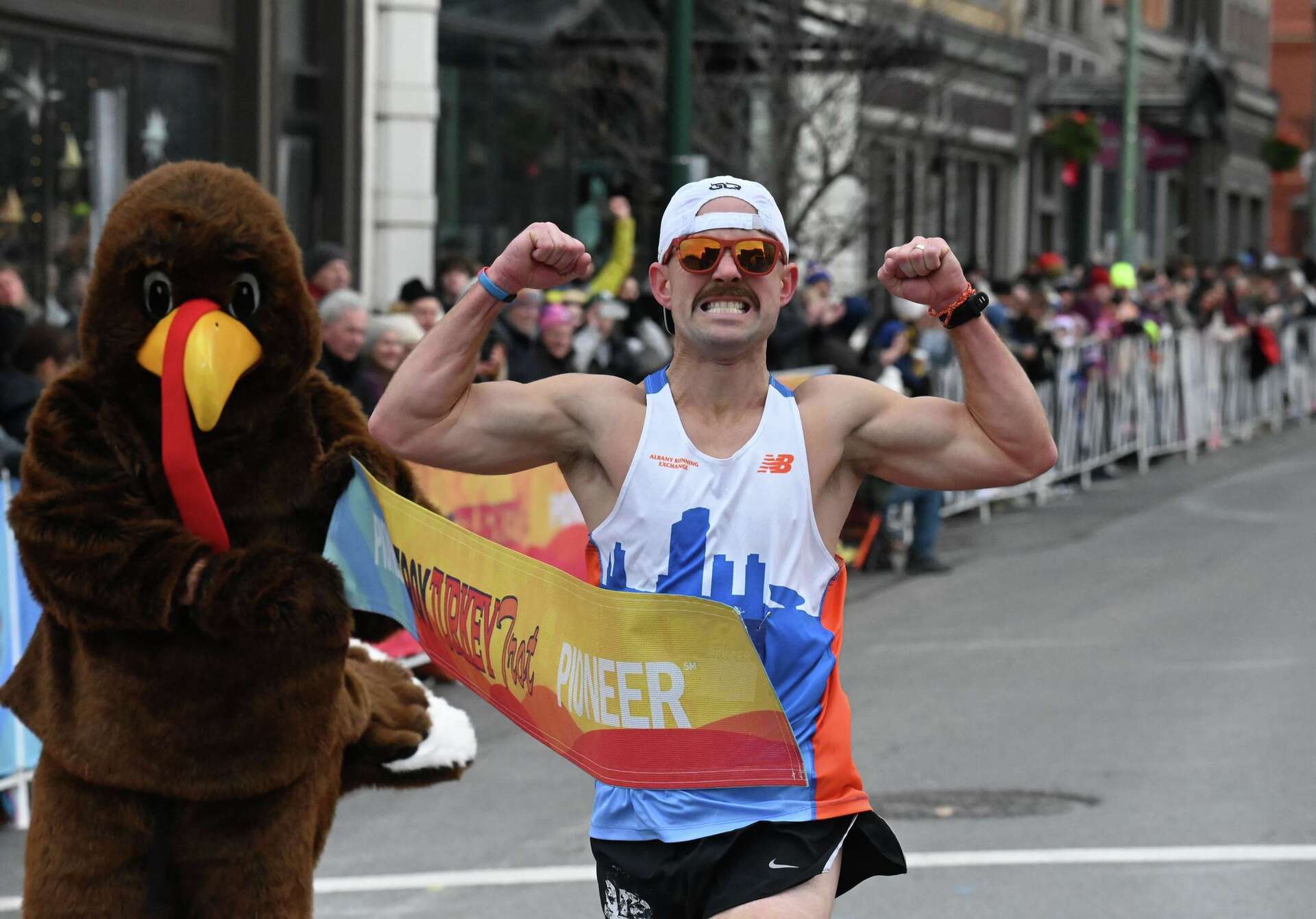 Colonie police officer dedicates Troy Turkey Trot win to late mother