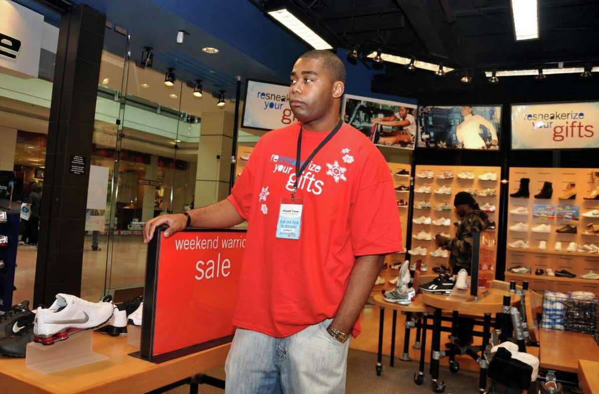 Most merchants, shoppers satisifed over Black Friday