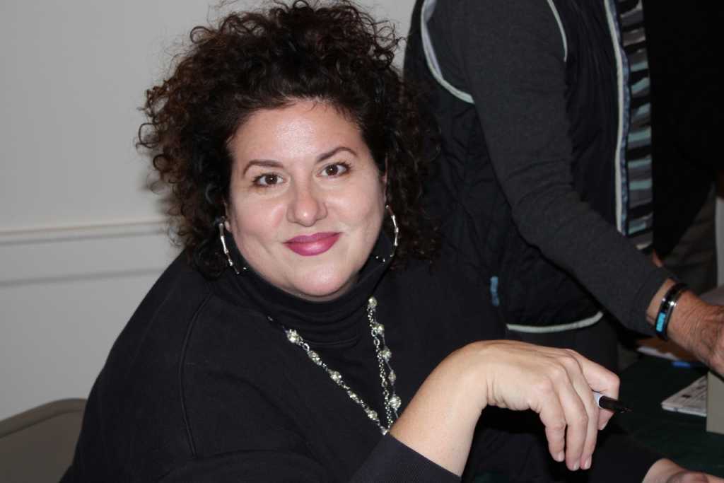 Best-selling author visits Darien