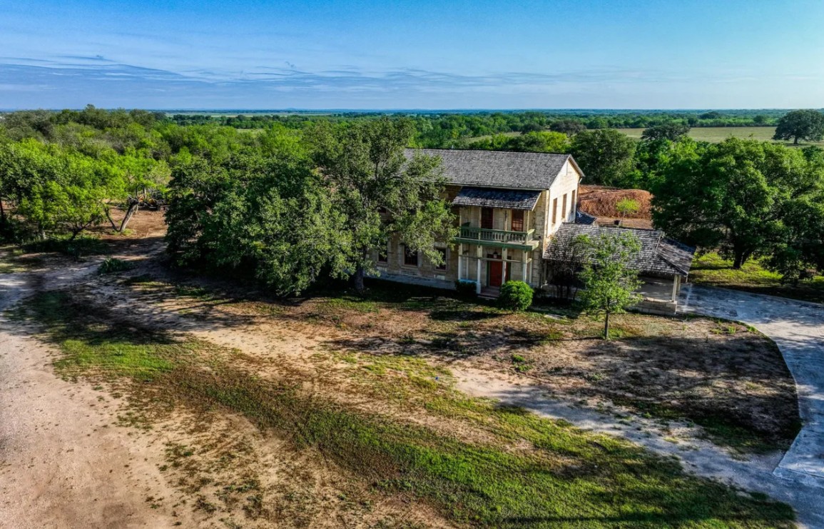 Madla Park, 30 minutes from San Antonio, has shaded trails