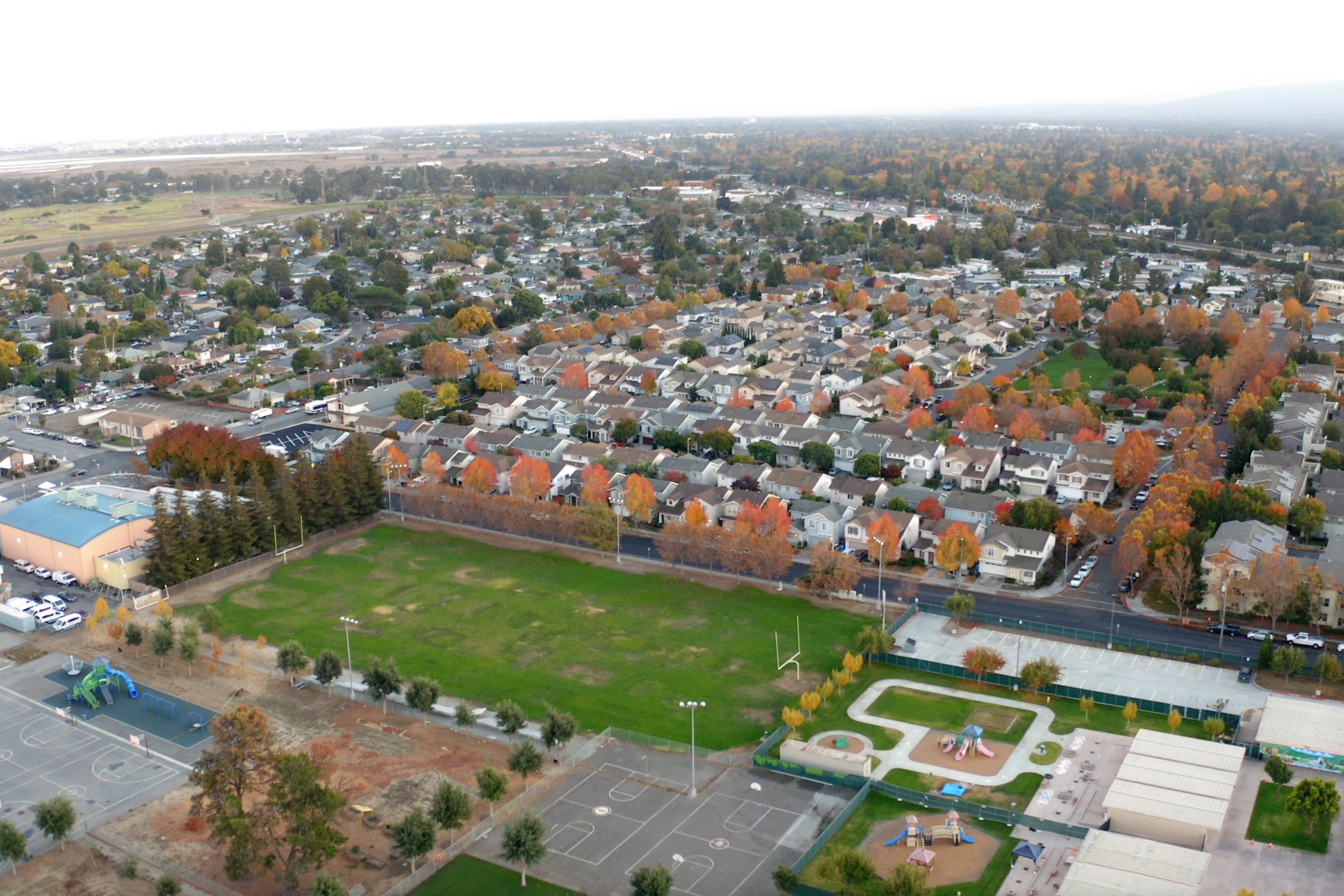 Bouman's 4 TD passes push South Dakota past Drake 38-17