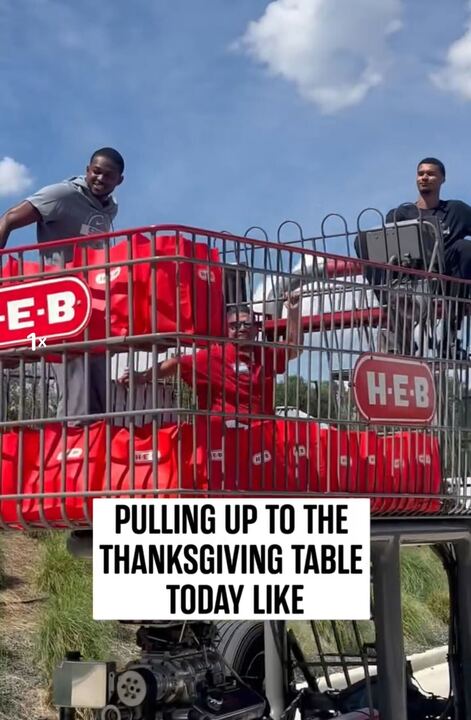 Wemby, De’Aaron Fox ride giant H-E-B cart in viral video