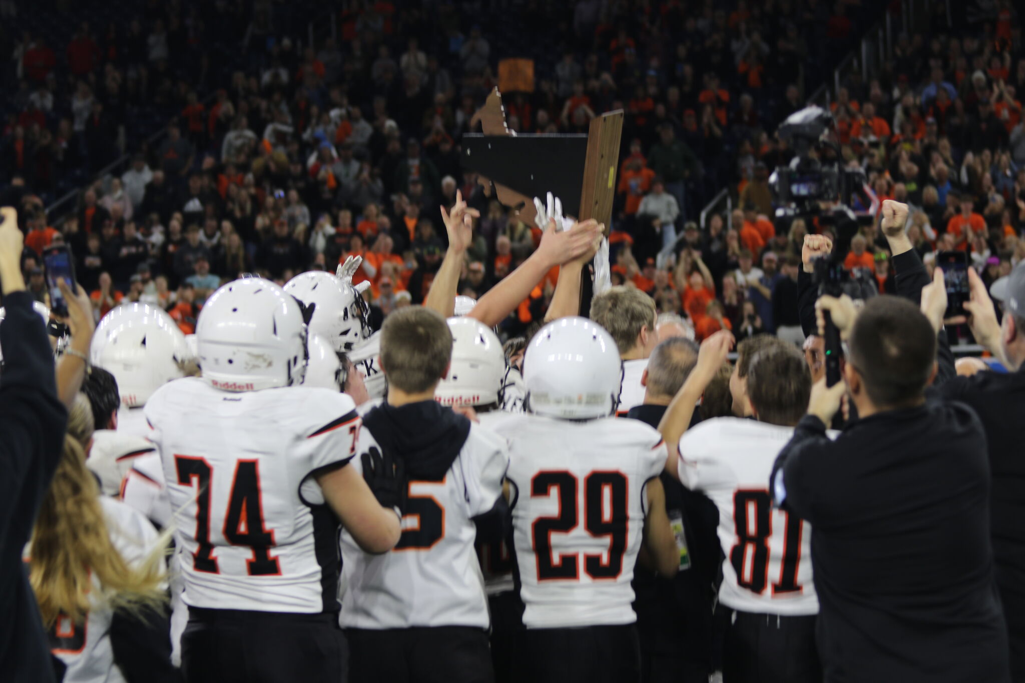 Harbor Beach football beats Hudson 31-20, claims state title
