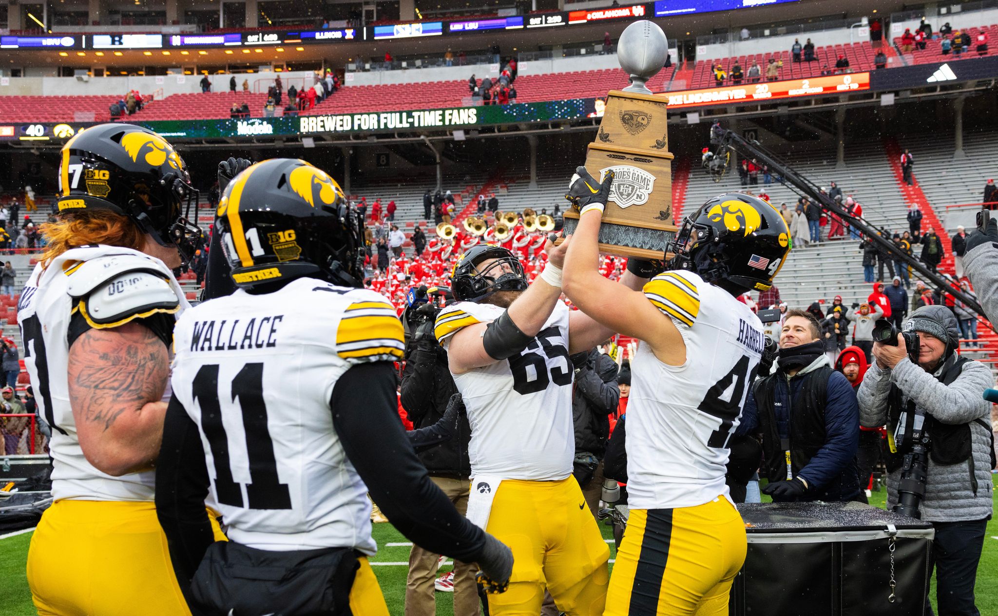 Iowa beats Huskers for 10th time in 11 meetings, shutting them down in ...