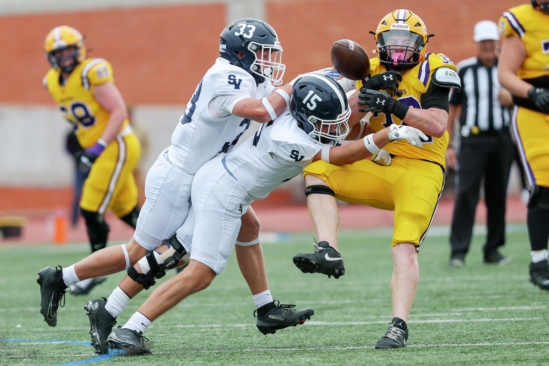 Smithson Valley football grinds out win over Pieper in third round
