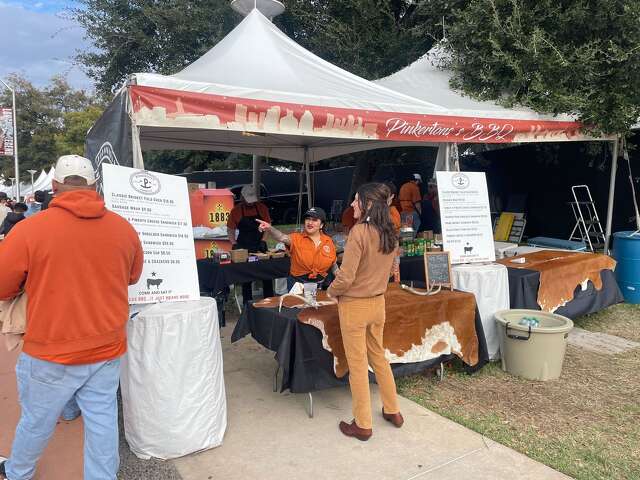 Pinkerton's brings in thousands of pounds of BBQ for Texas-Texas A&M