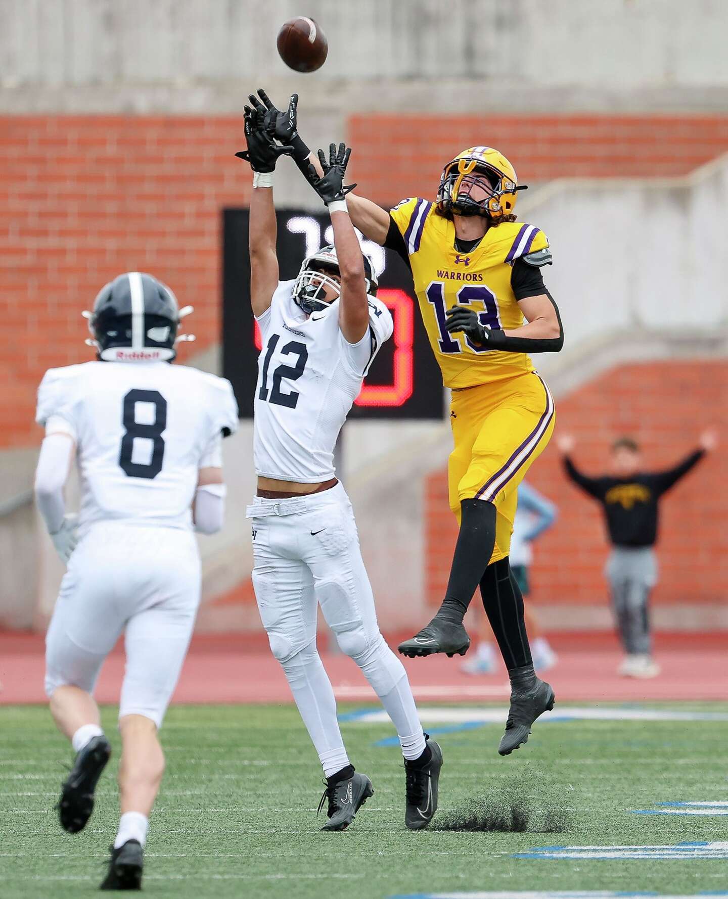 Smithson Valley football grinds out win over Pieper in third round