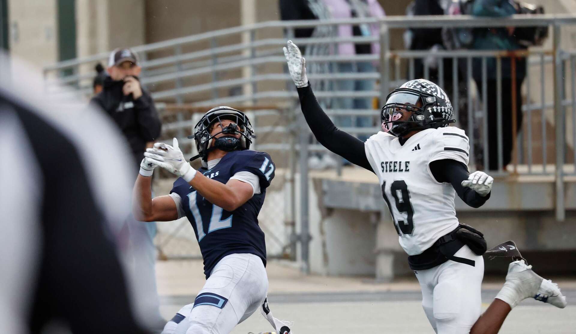 Elvis Estrada's clutch play extends Johnson football's season