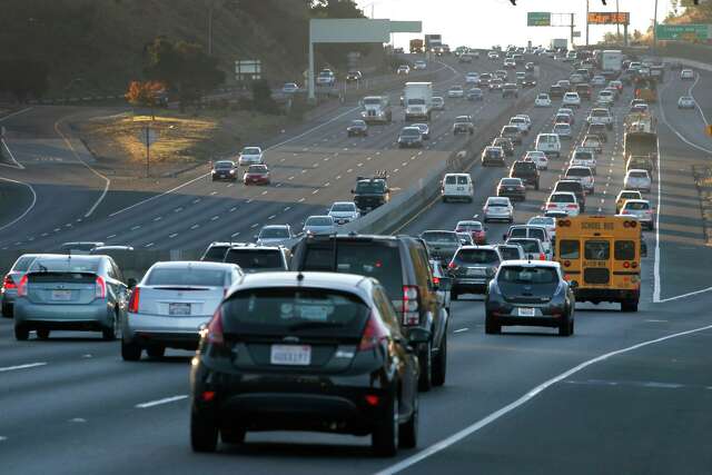 Caltrans’ latest fix to Highway 101 traffic: Metering lights