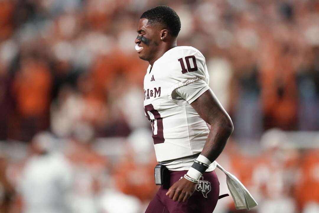 Texas A&M QB Marcel Reed suffers injury against Texas, returns to game