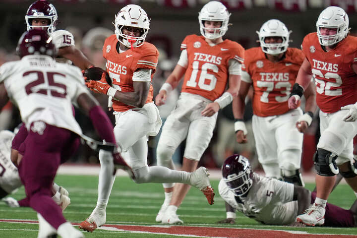 Texas Longhorns close out regular season by beating rival Texas A&M