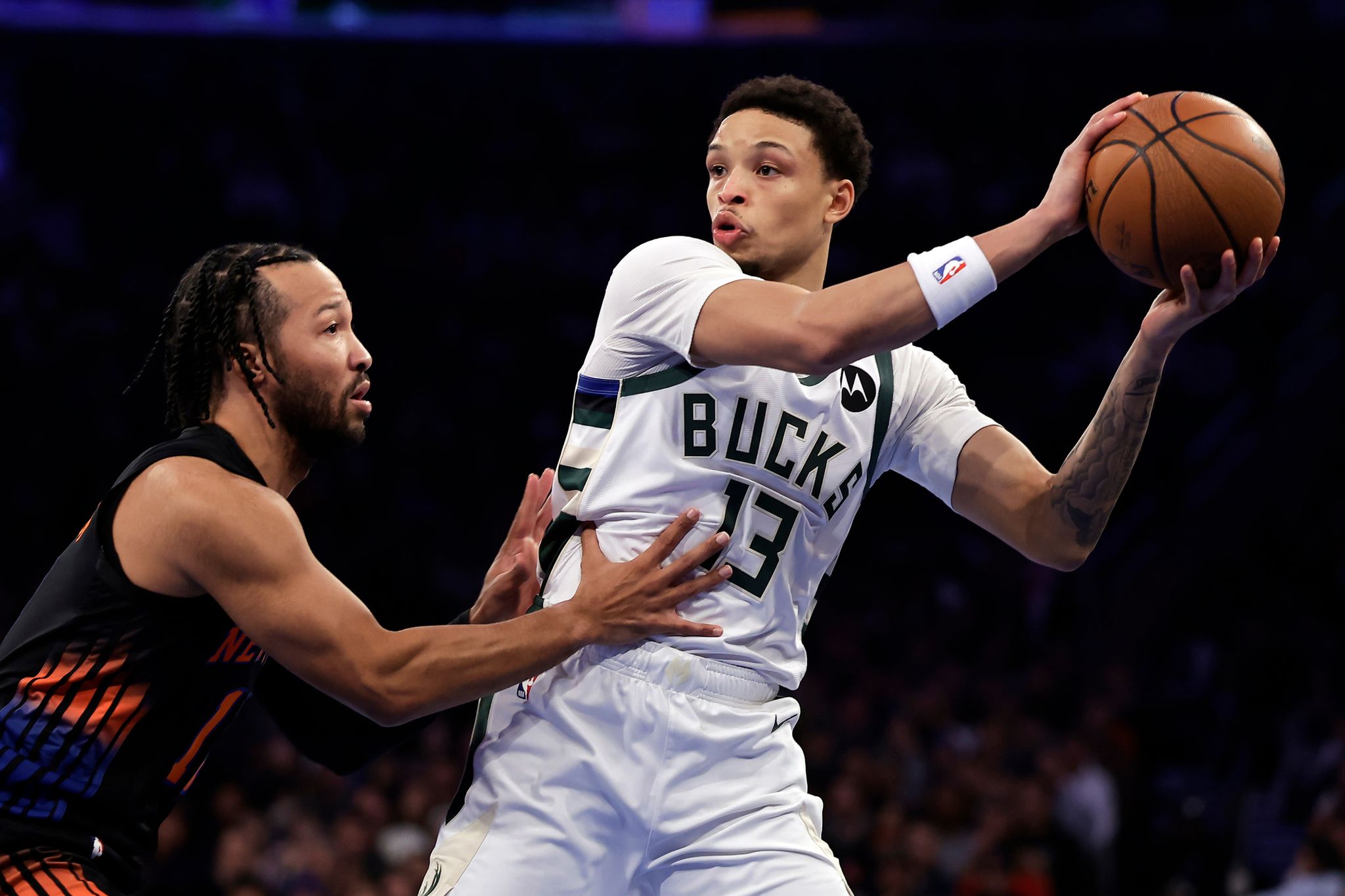 Jalen Brunson scores 37 points as Knicks fend off Bucks 118-109 and ...