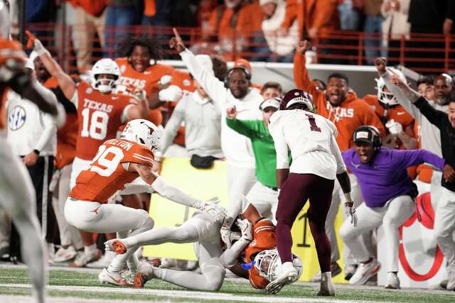Texas' Michael Taaffe closes DKR career with interception vs. A&M